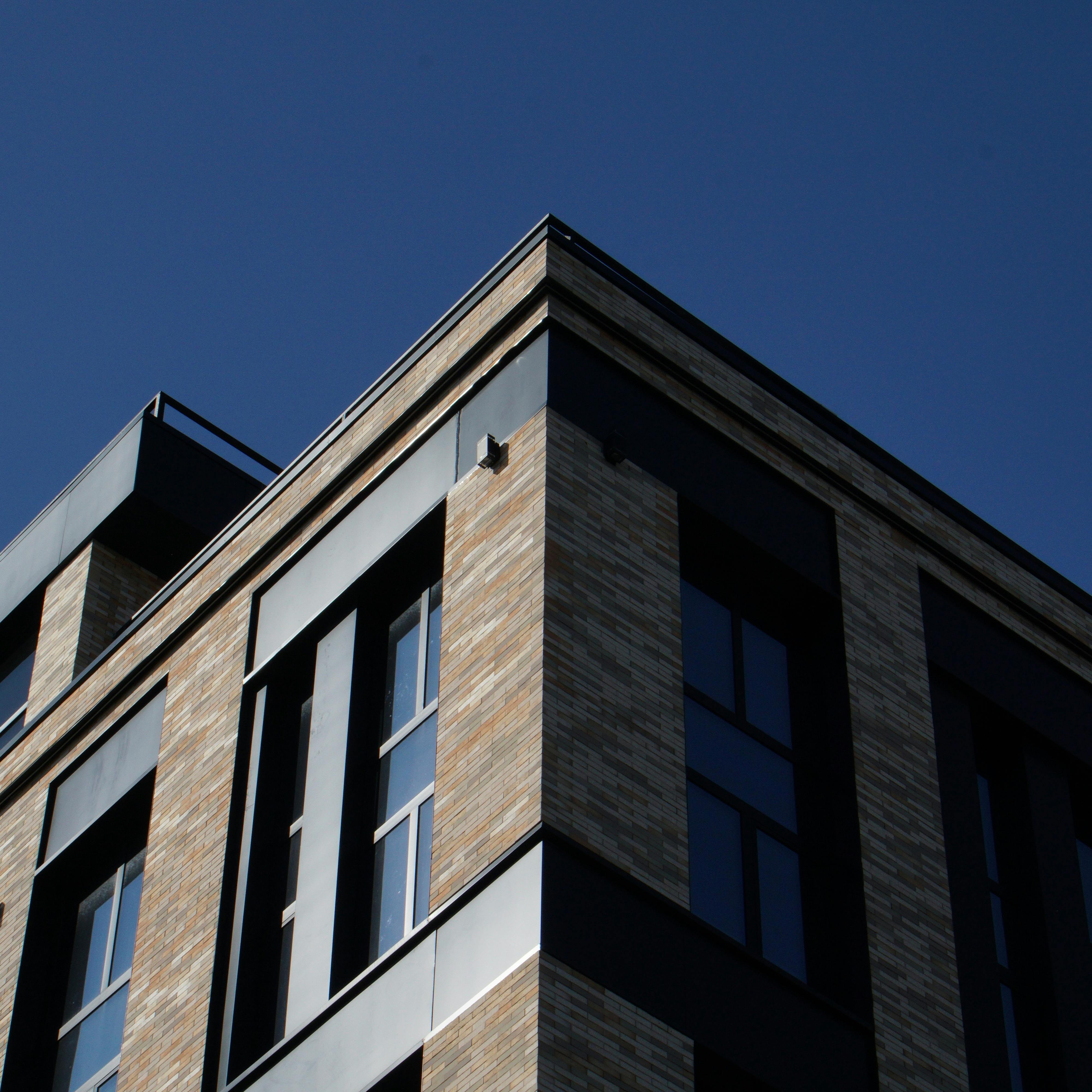 White Building · Free Stock Photo