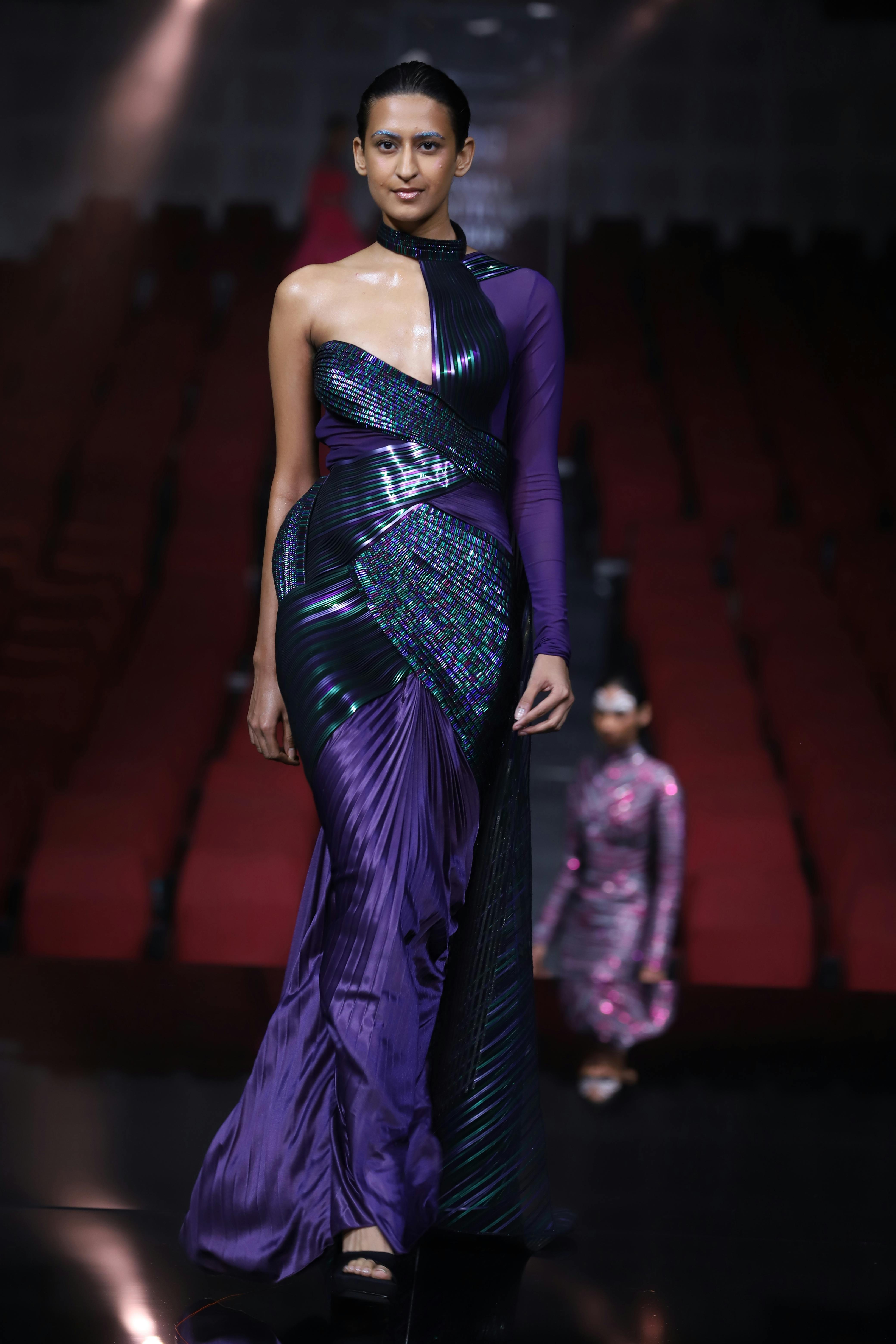 Modeling Stage Photos, Download The BEST Free Modeling Stage Stock ...