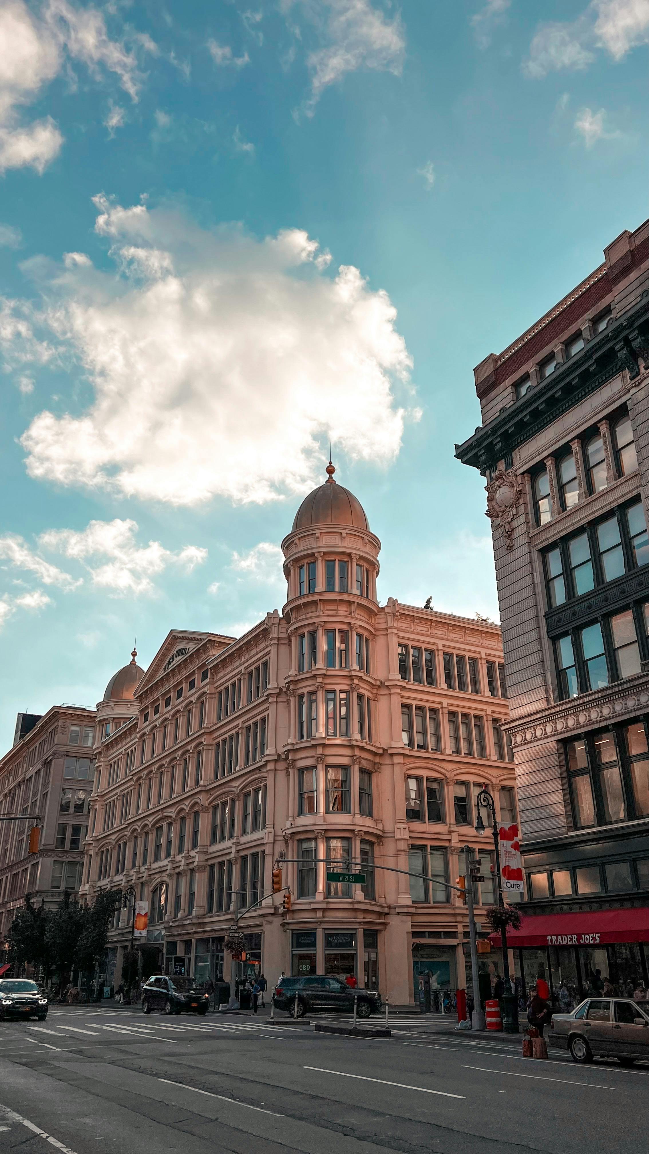 Street in Town · Free Stock Photo