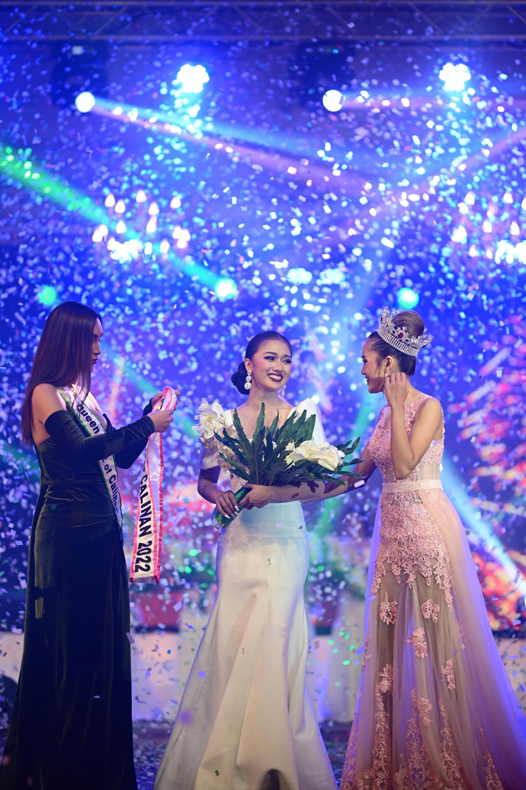 Awarding of a Beauty Queen · Free Stock Photo