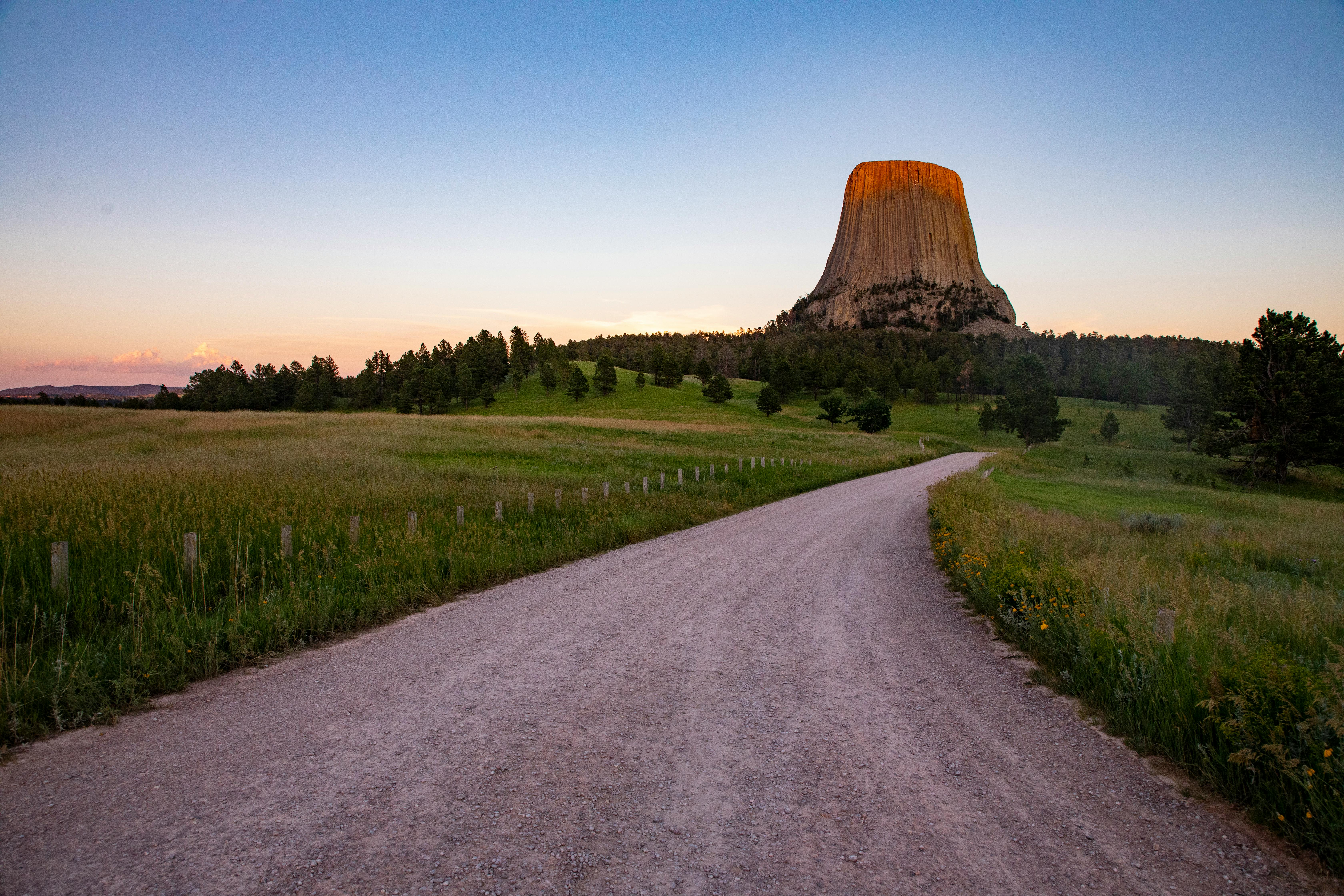 Photo of a Road Going to a Monument · Free Stock Photo