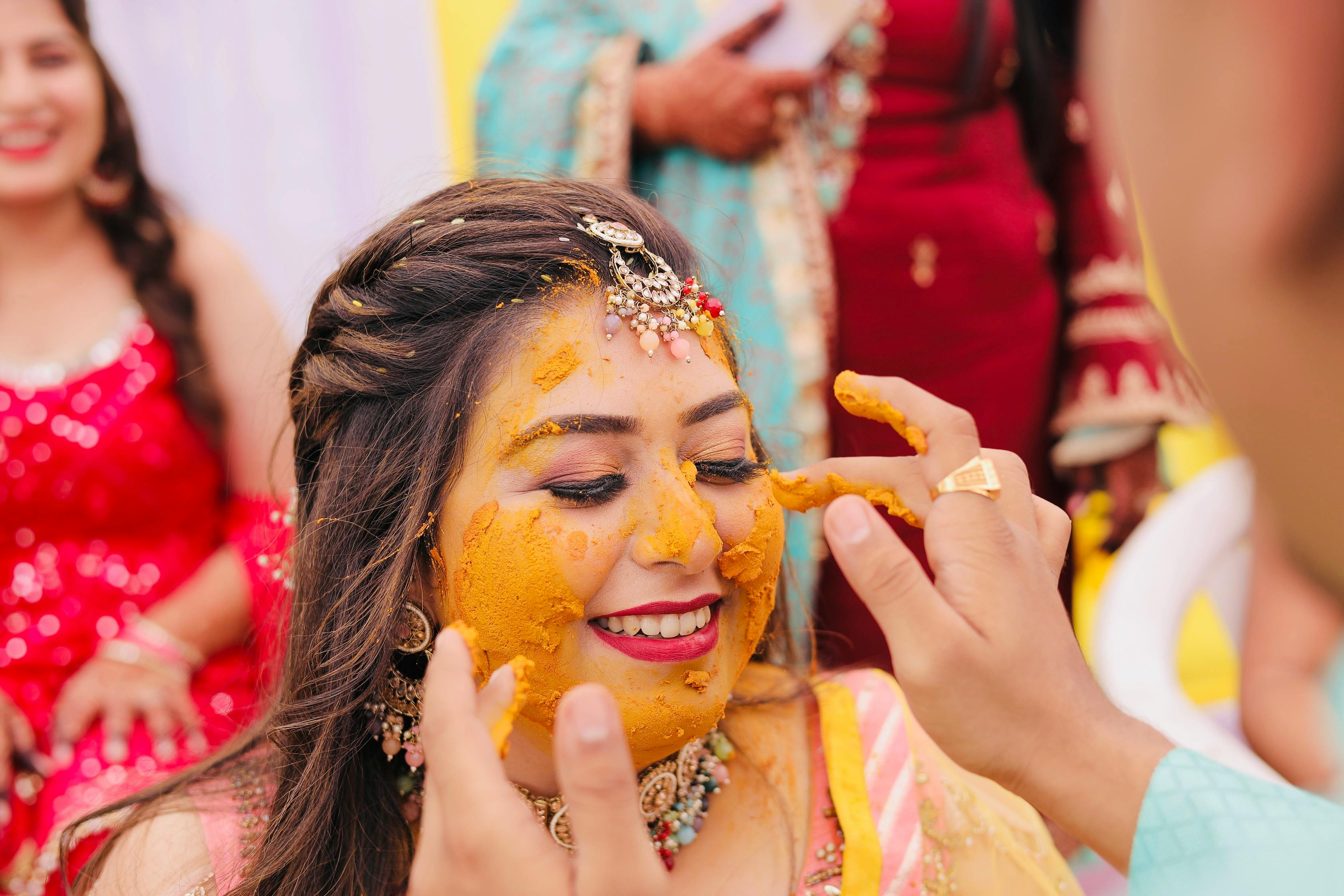 Wedding Haldi Candid Photos, Download The BEST Free Wedding Haldi ...