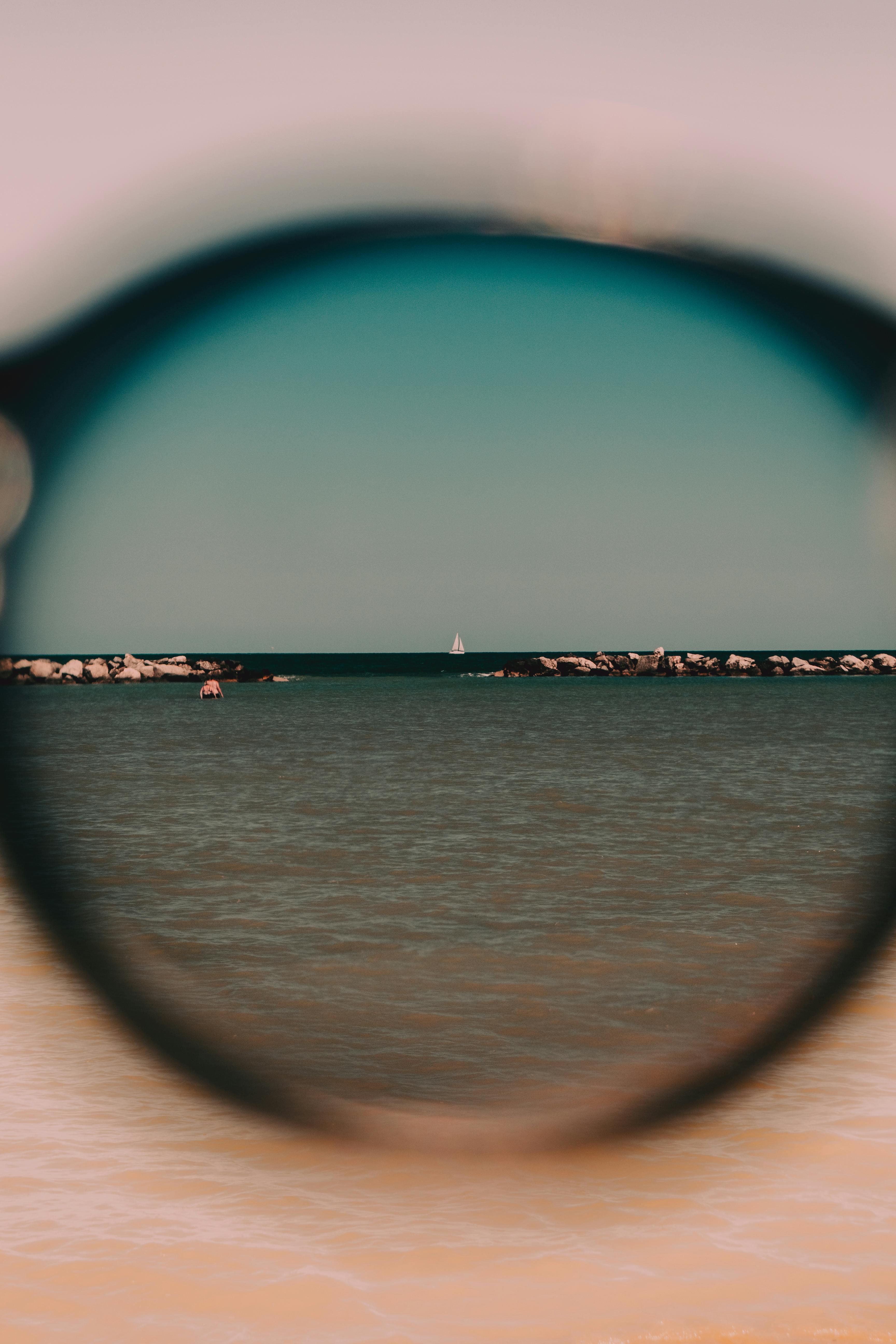 Sea through Sunglass · Free Stock Photo