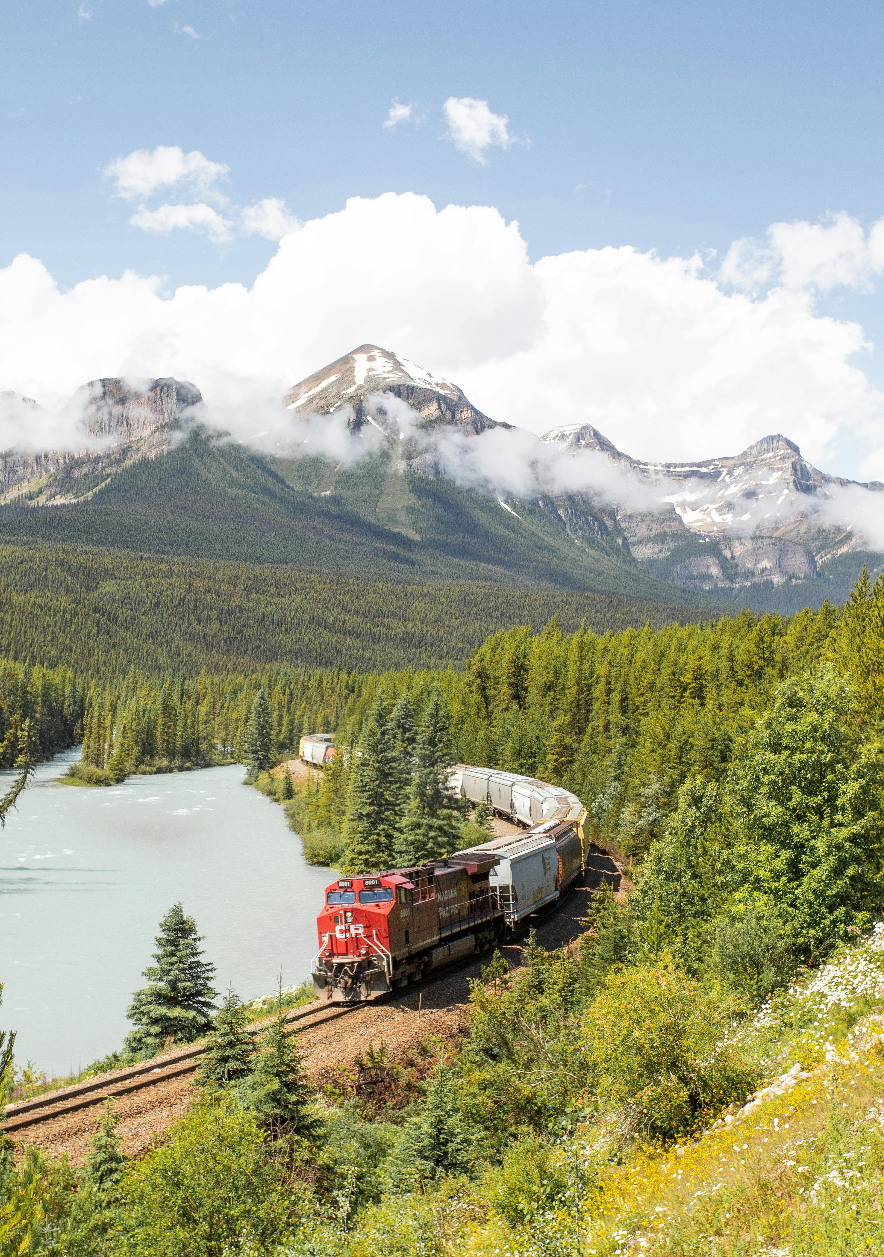Freight Train Photos, Download The BEST Free Freight Train Stock Photos ...