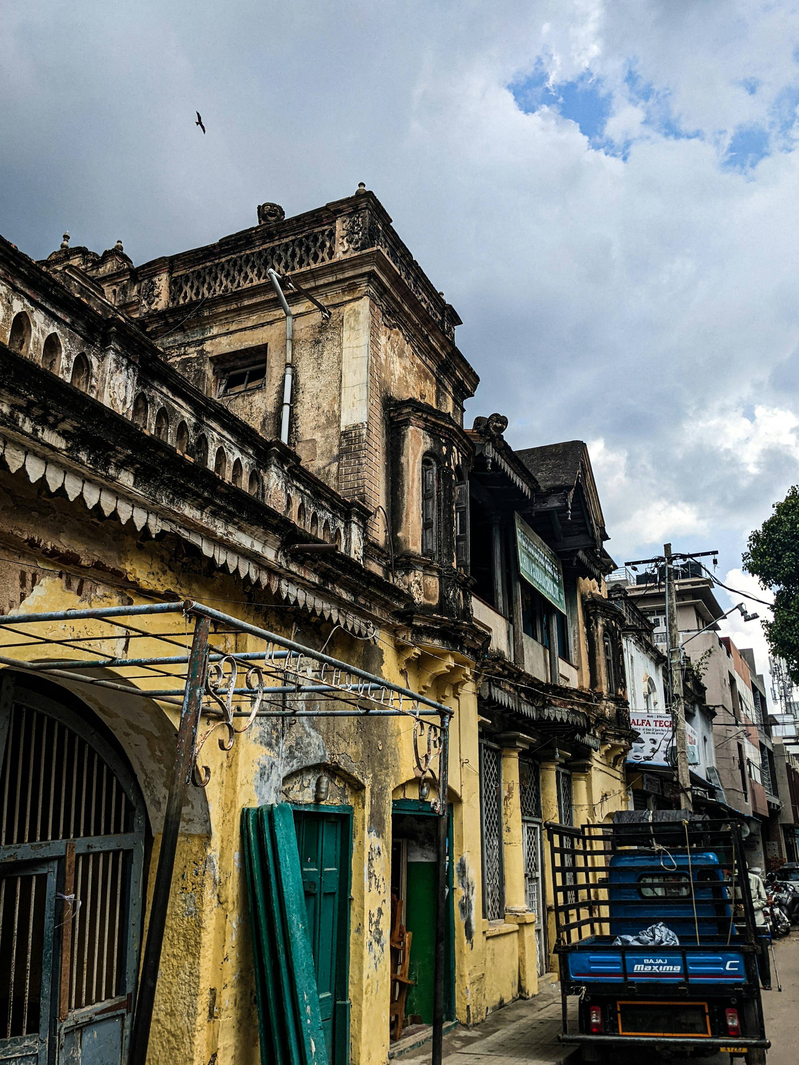 Old Rundown Townhouse · Free Stock Photo