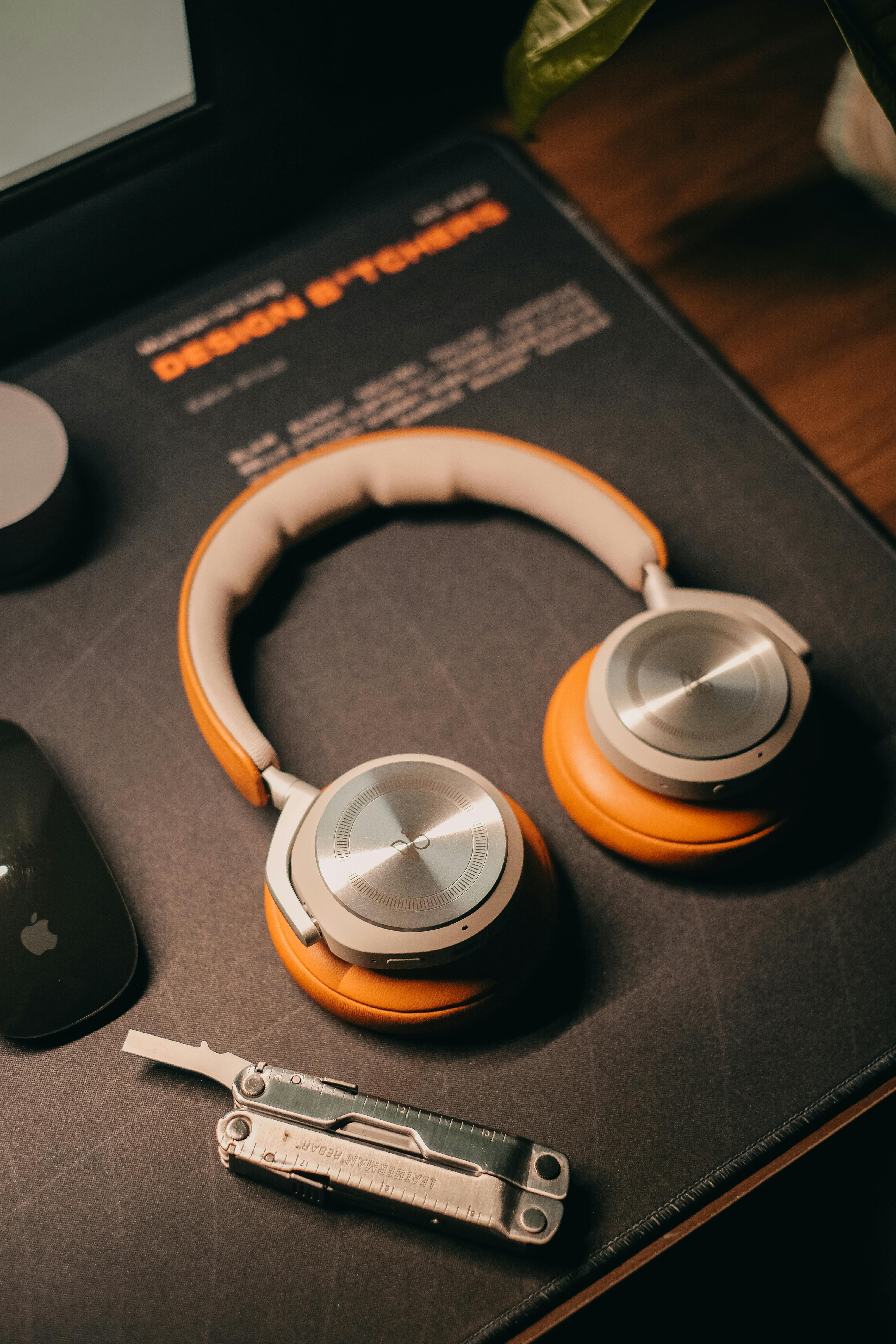 Techie Desk Photos, Download The BEST Free Techie Desk Stock Photos ...