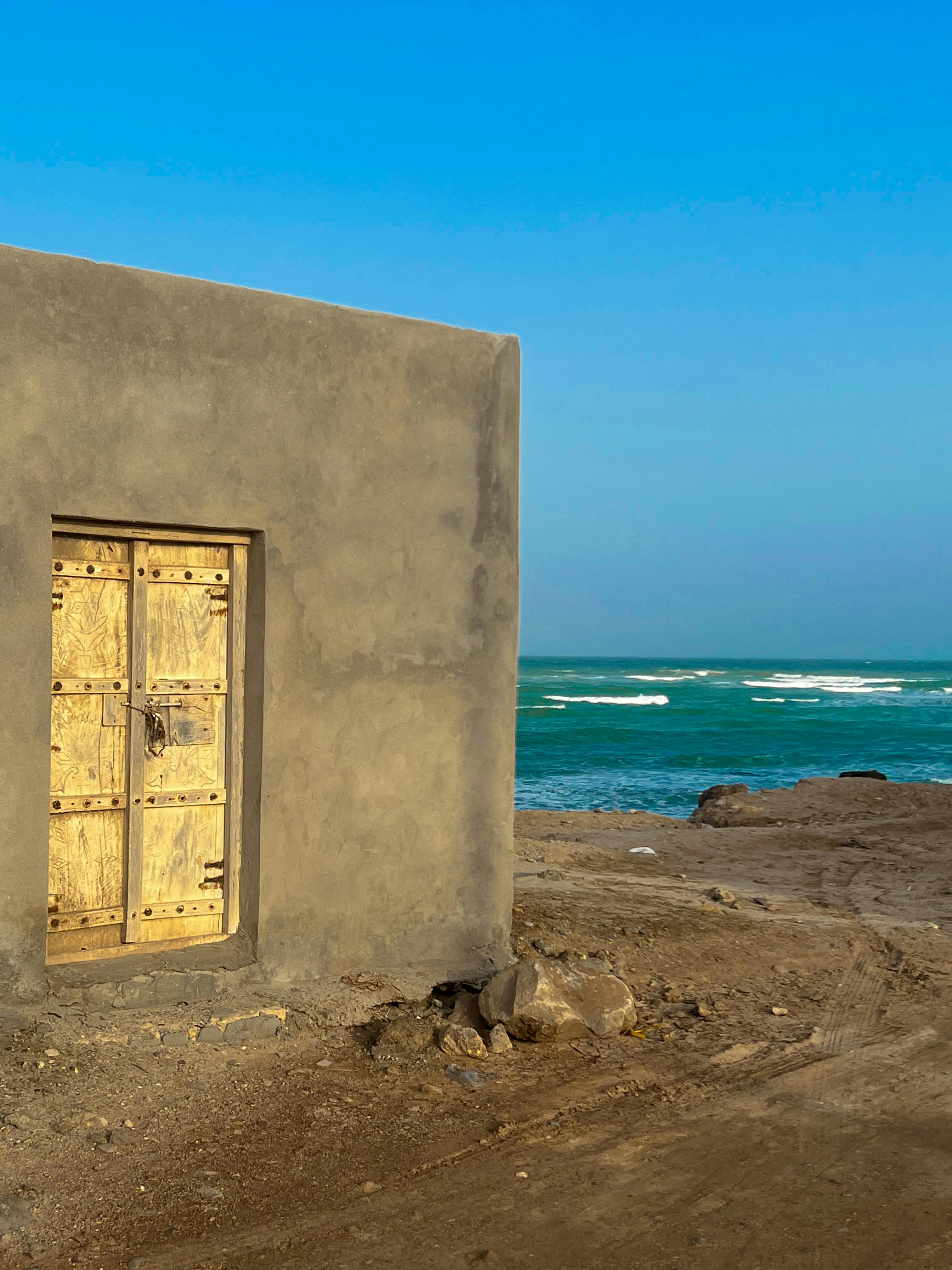 Round Bunker Entrance and Bushes · Free Stock Photo