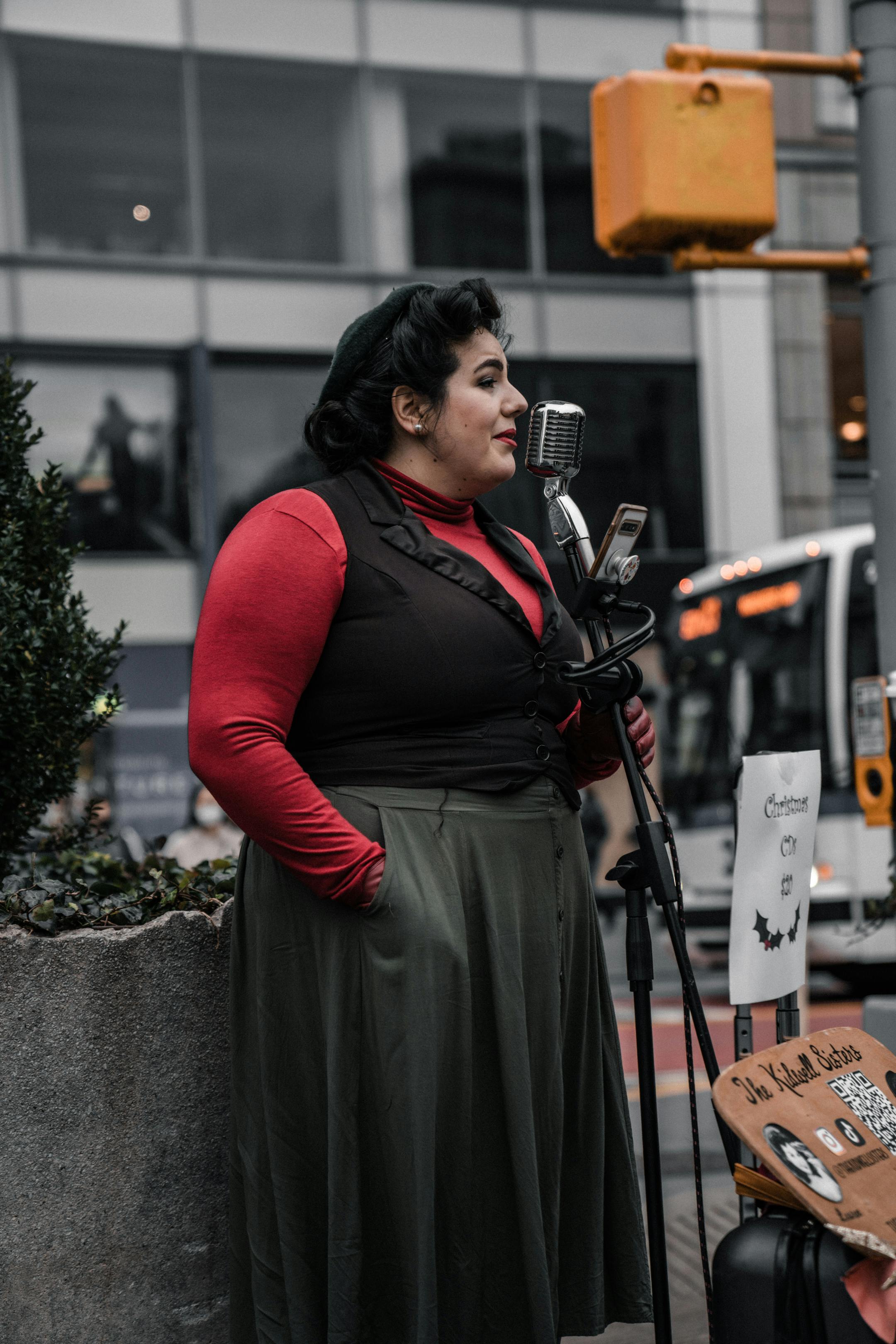 Singer Performing on a New York City Sidewalk · Free Stock Photo