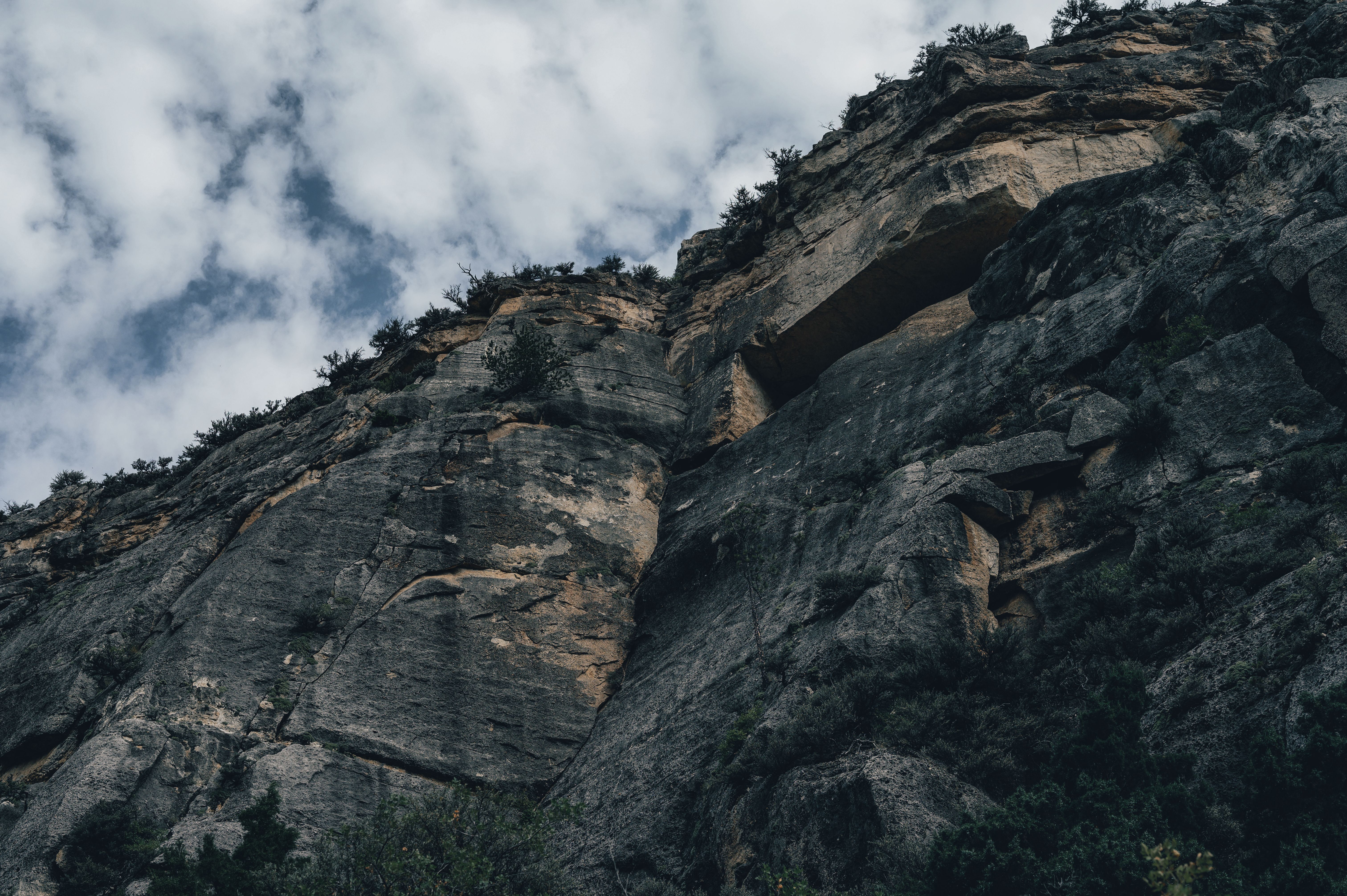 Low Angle Shot of Cliff · Free Stock Photo