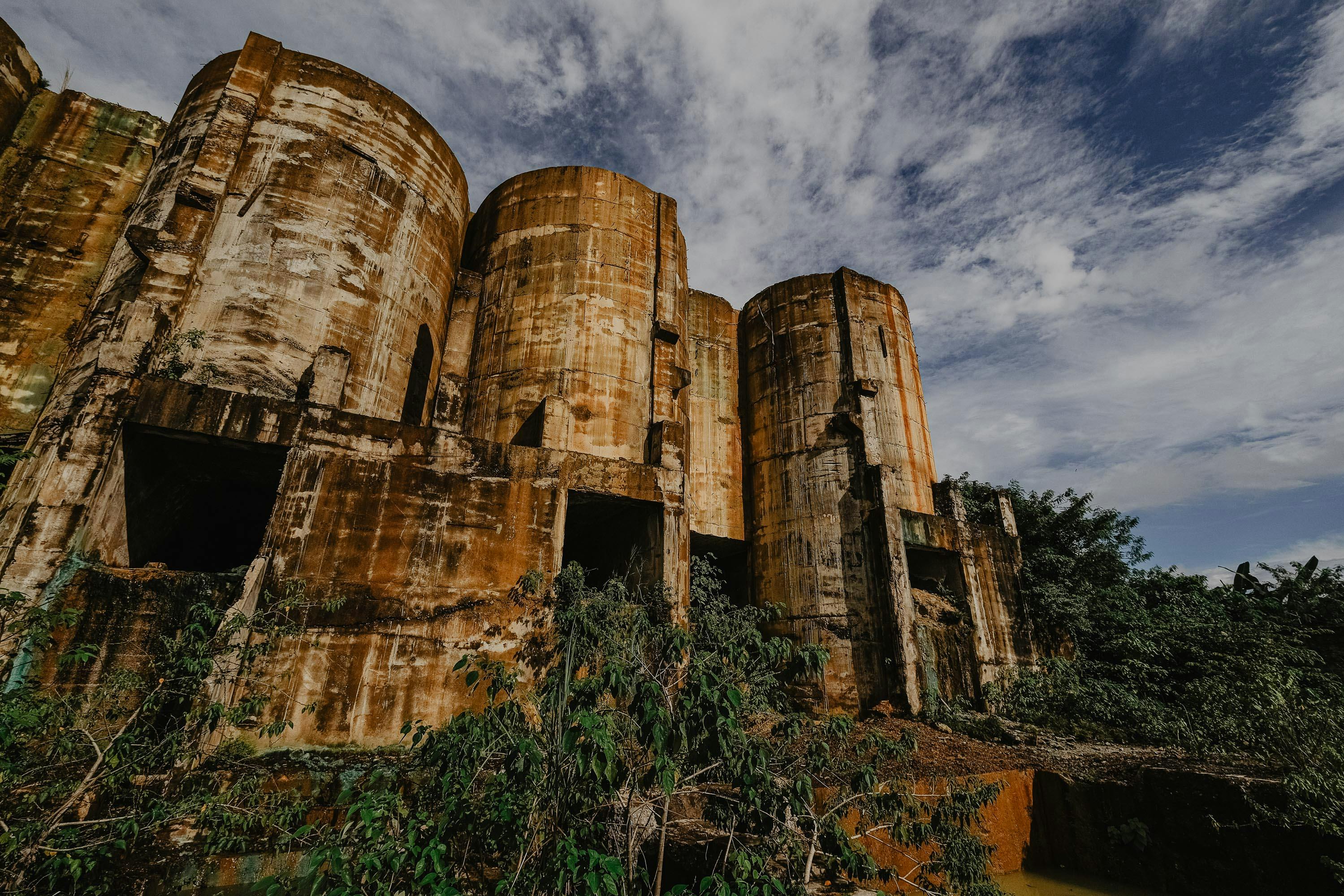 Rusty Abandoned Towers · Free Stock Photo