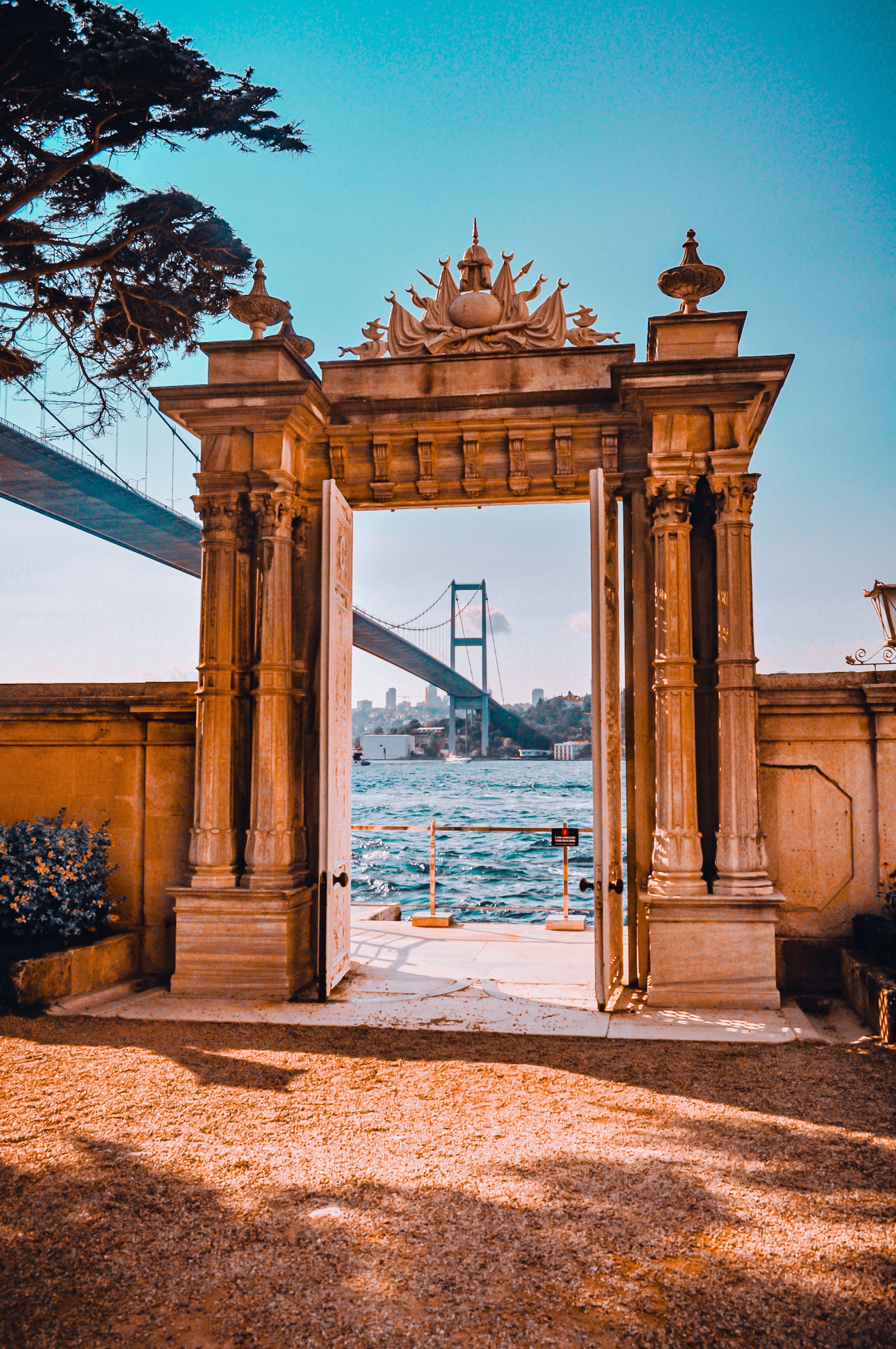 Gate at the Beylerbeyi Palac, Istanbul, Turkey · Free Stock Photo