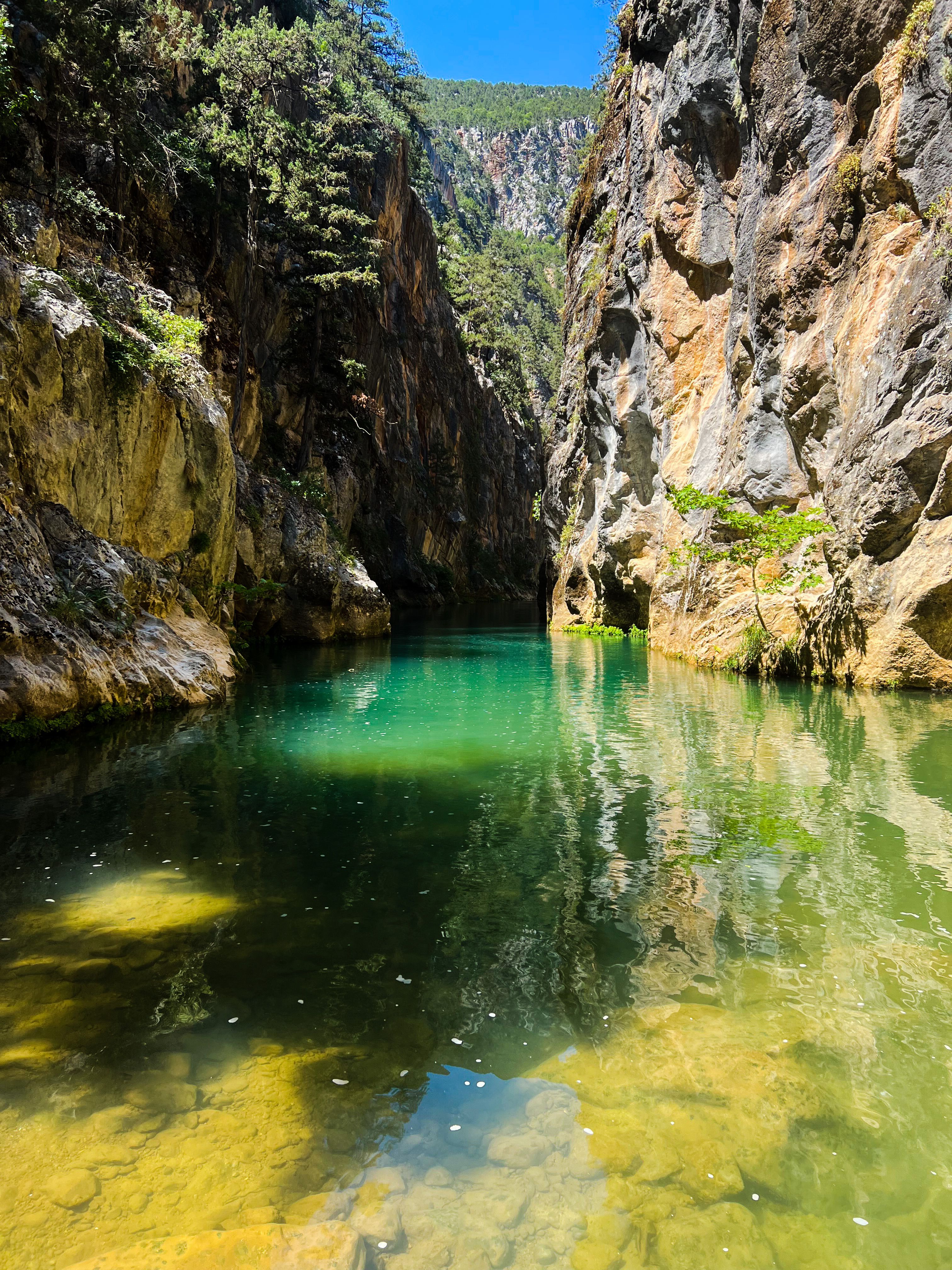 River in Between Cliffs · Free Stock Photo