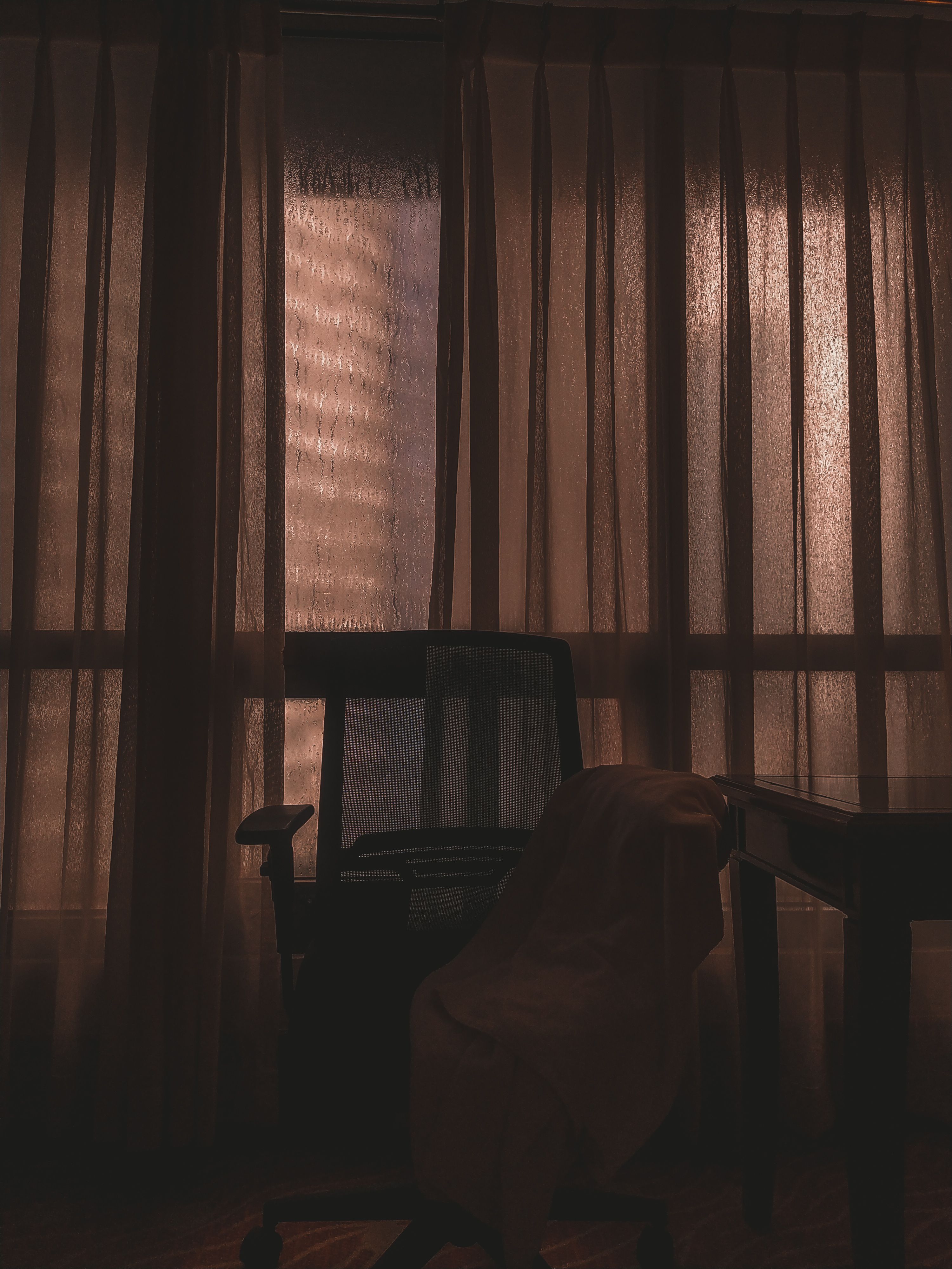 Window With Broken Glass · Free Stock Photo