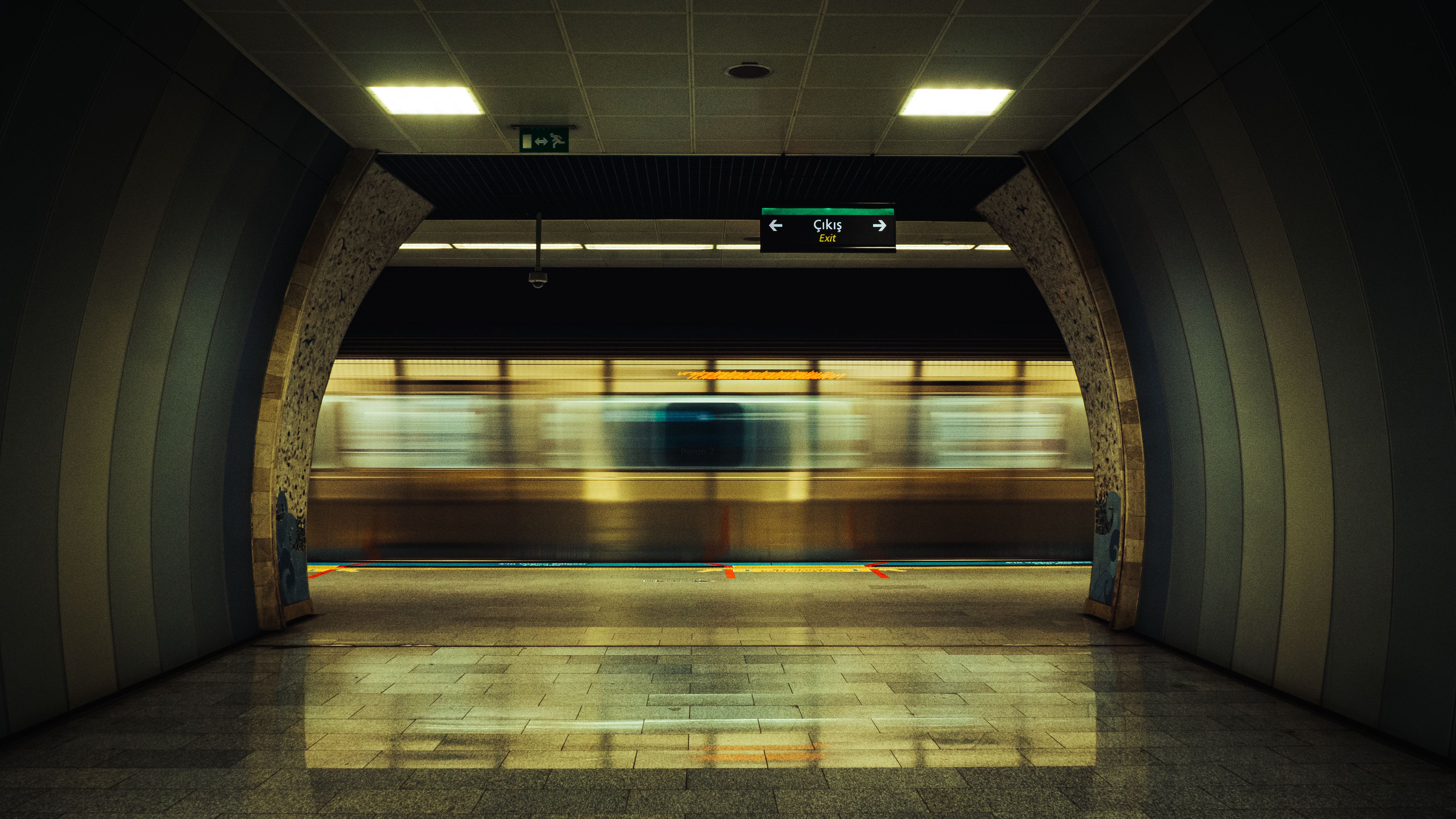 Metro Train Photos, Download The BEST Free Metro Train Stock Photos ...