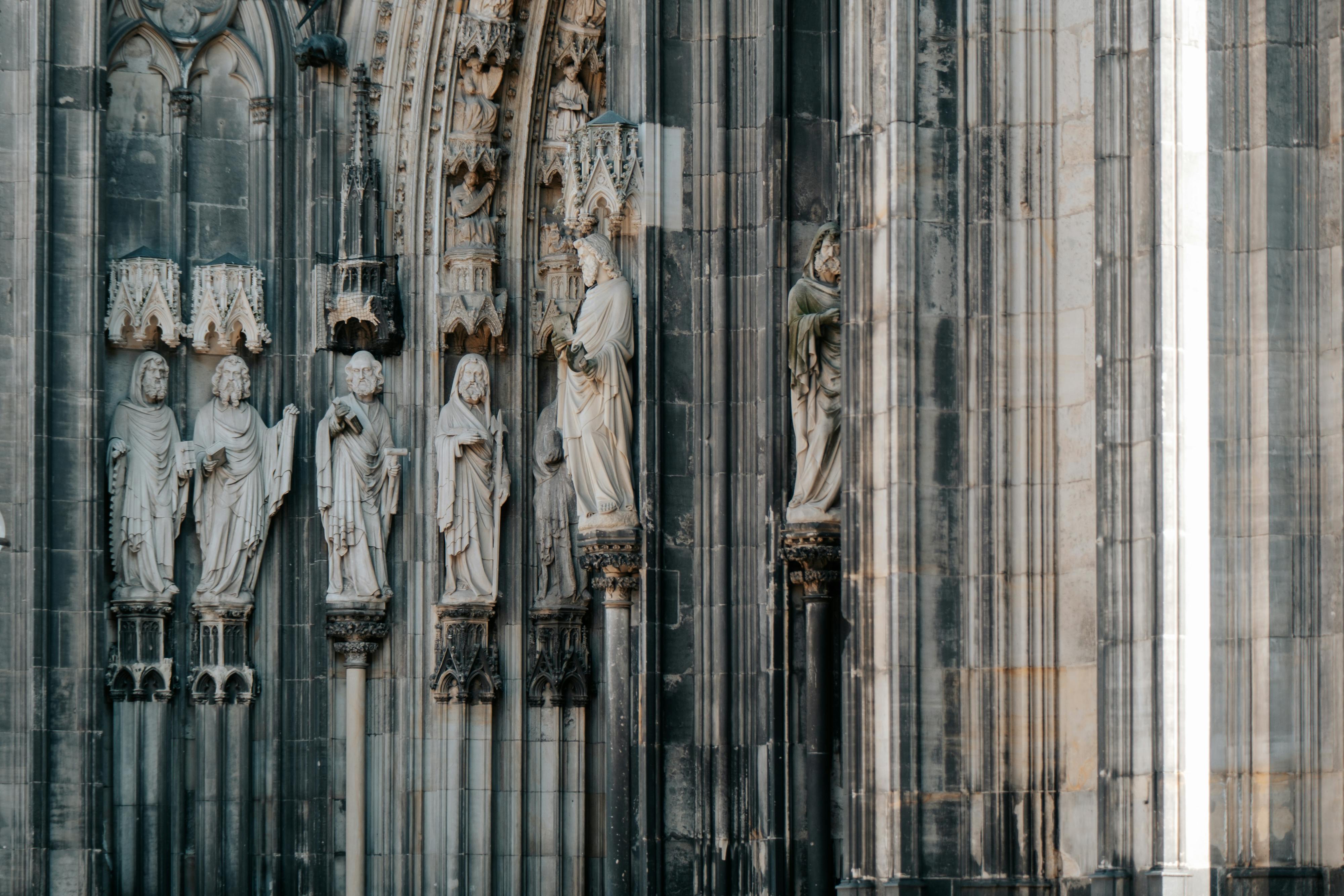 Sculptures of Saints in Church · Free Stock Photo