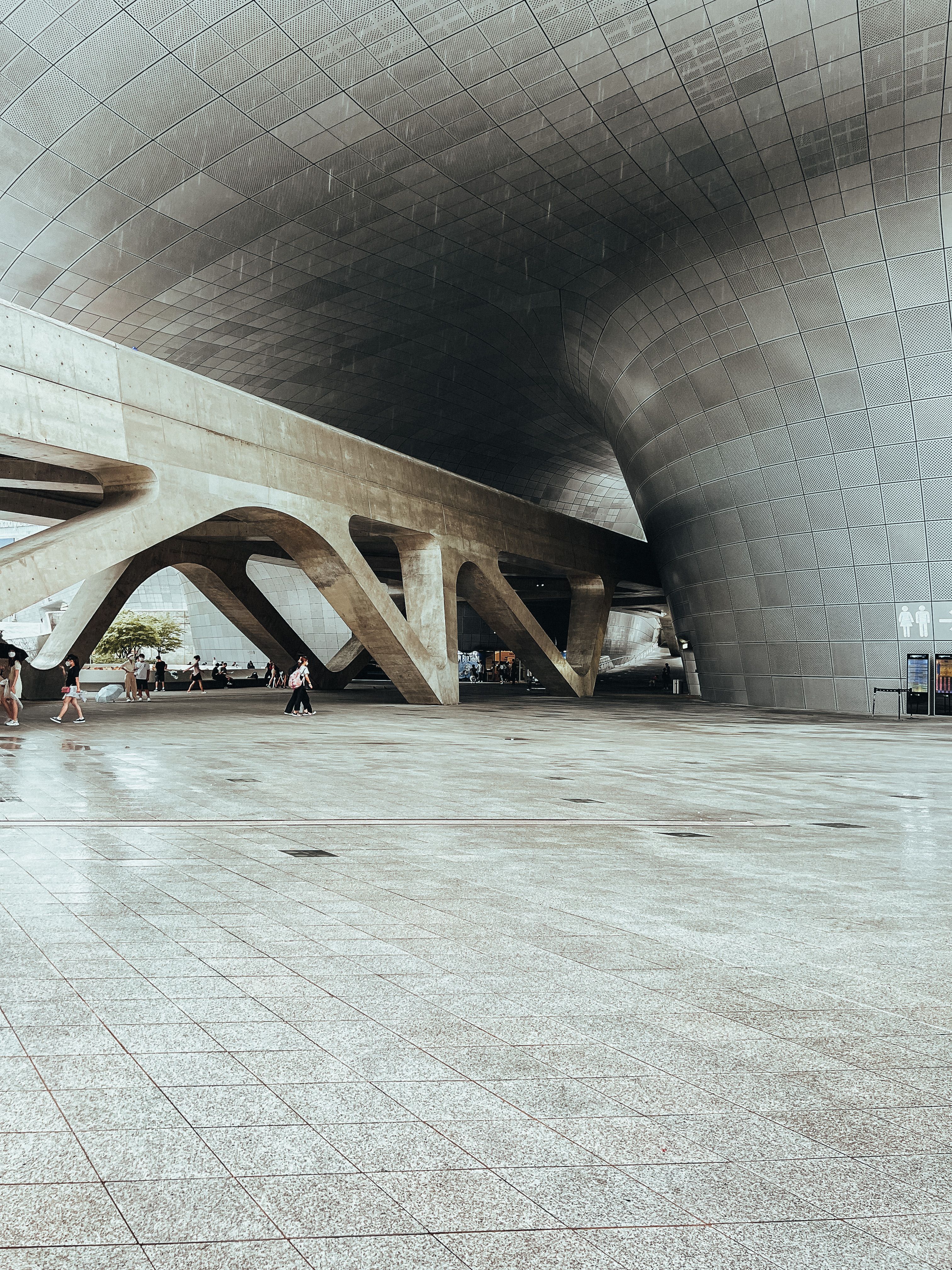 People Walking under Ceilings · Free Stock Photo