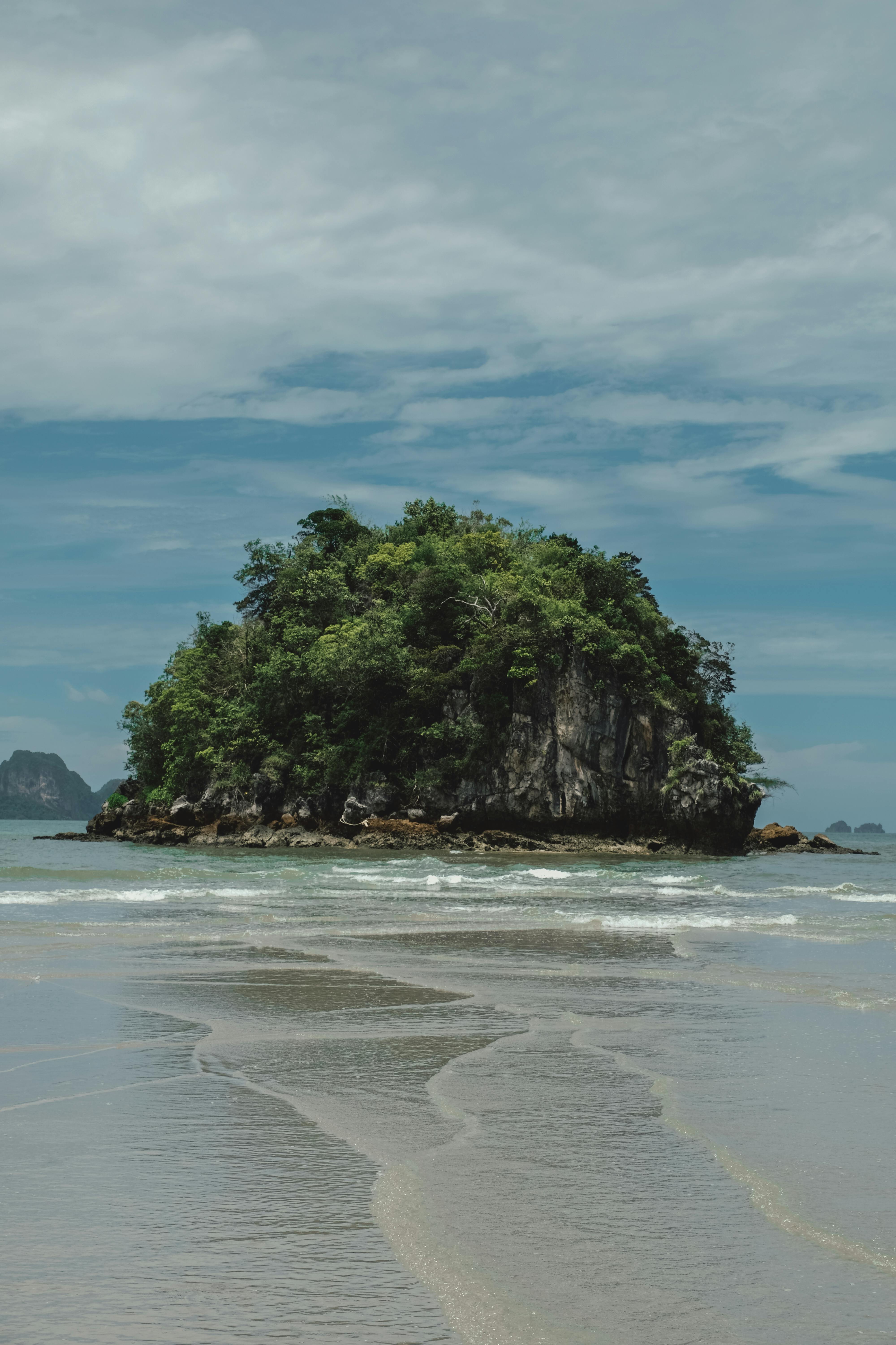 Islets in the Sea · Free Stock Photo