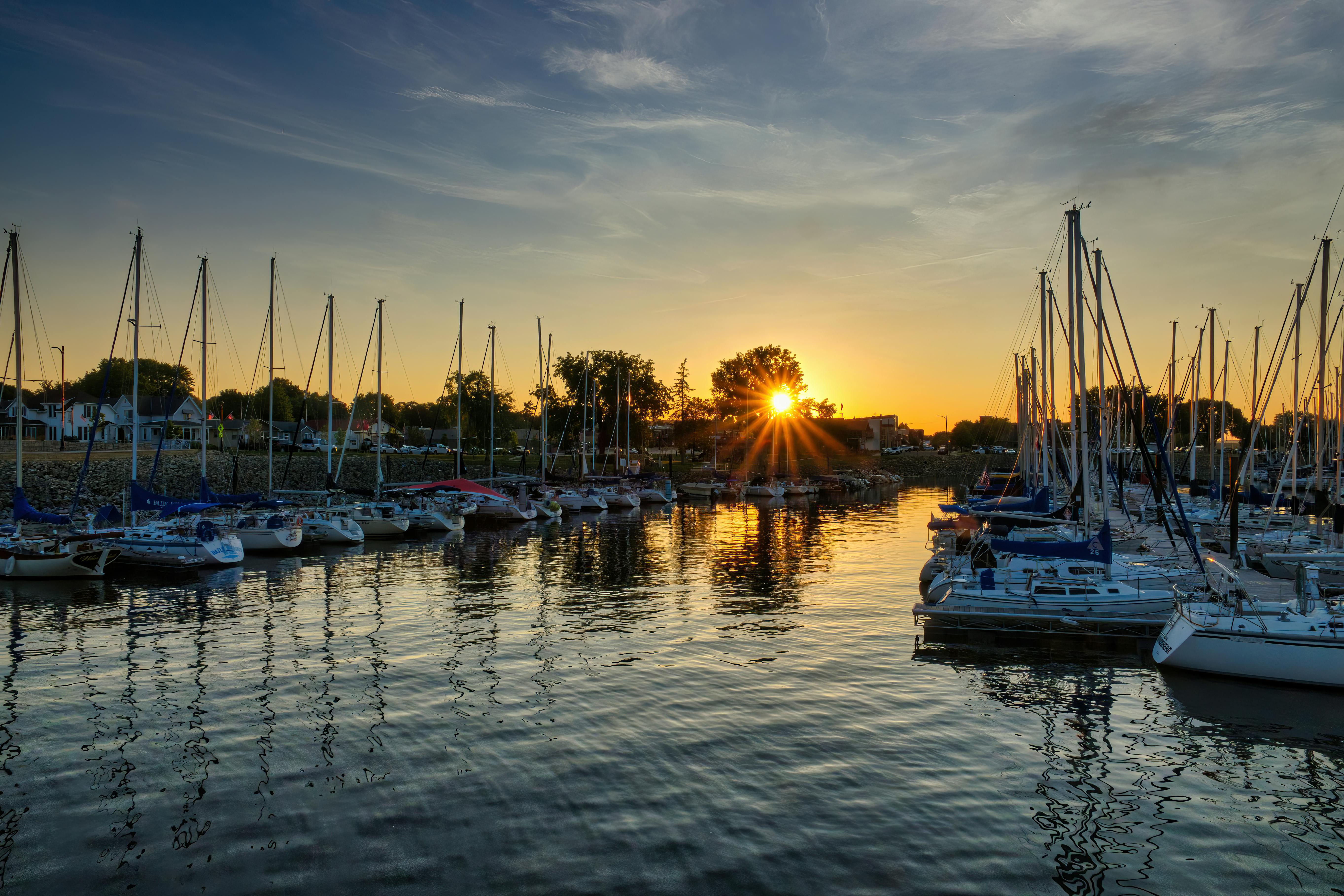 Boats on Docked at the Harbor · Free Stock Photo
