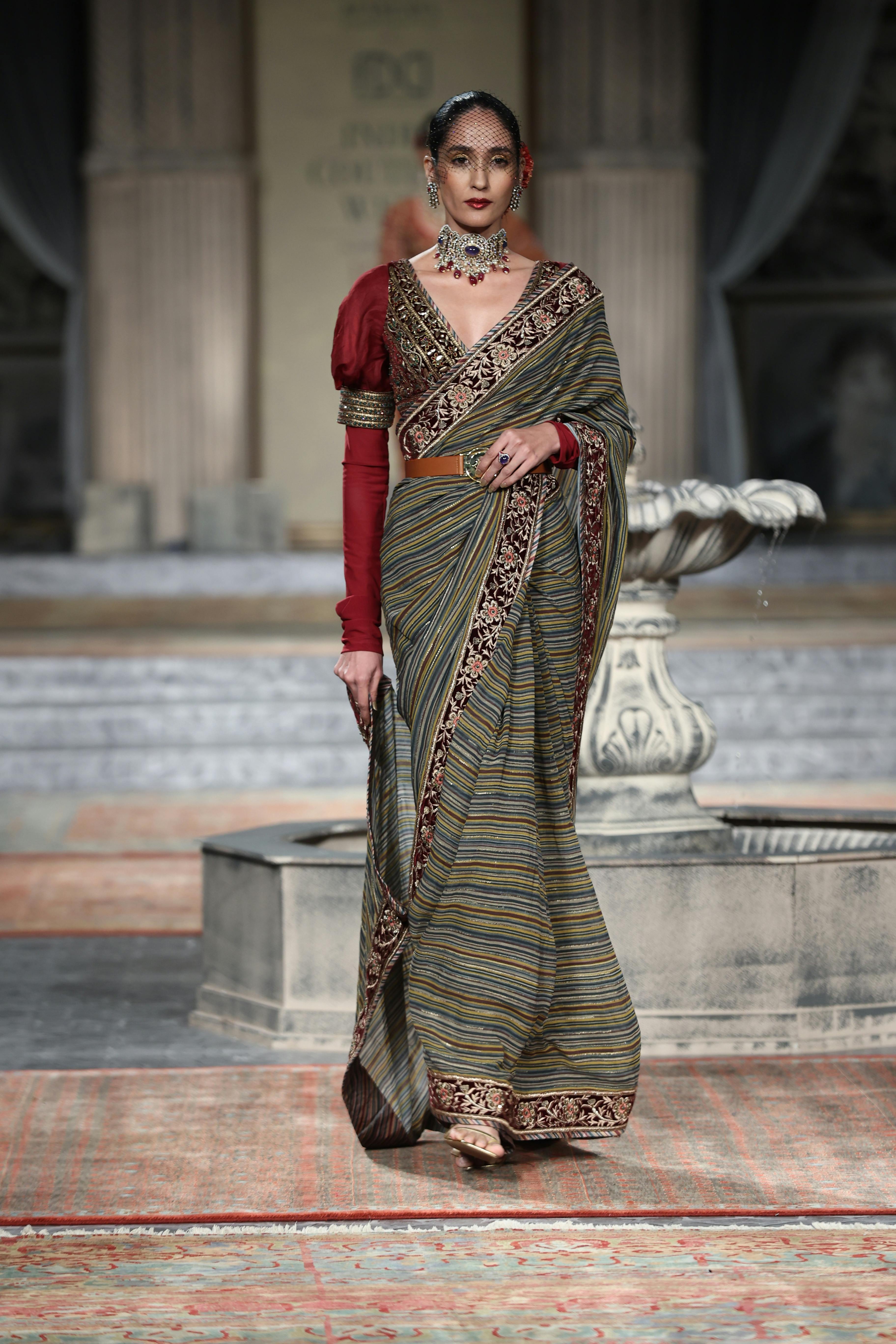 Photo of Runway Model Modelling a Black Outfit · Free Stock Photo