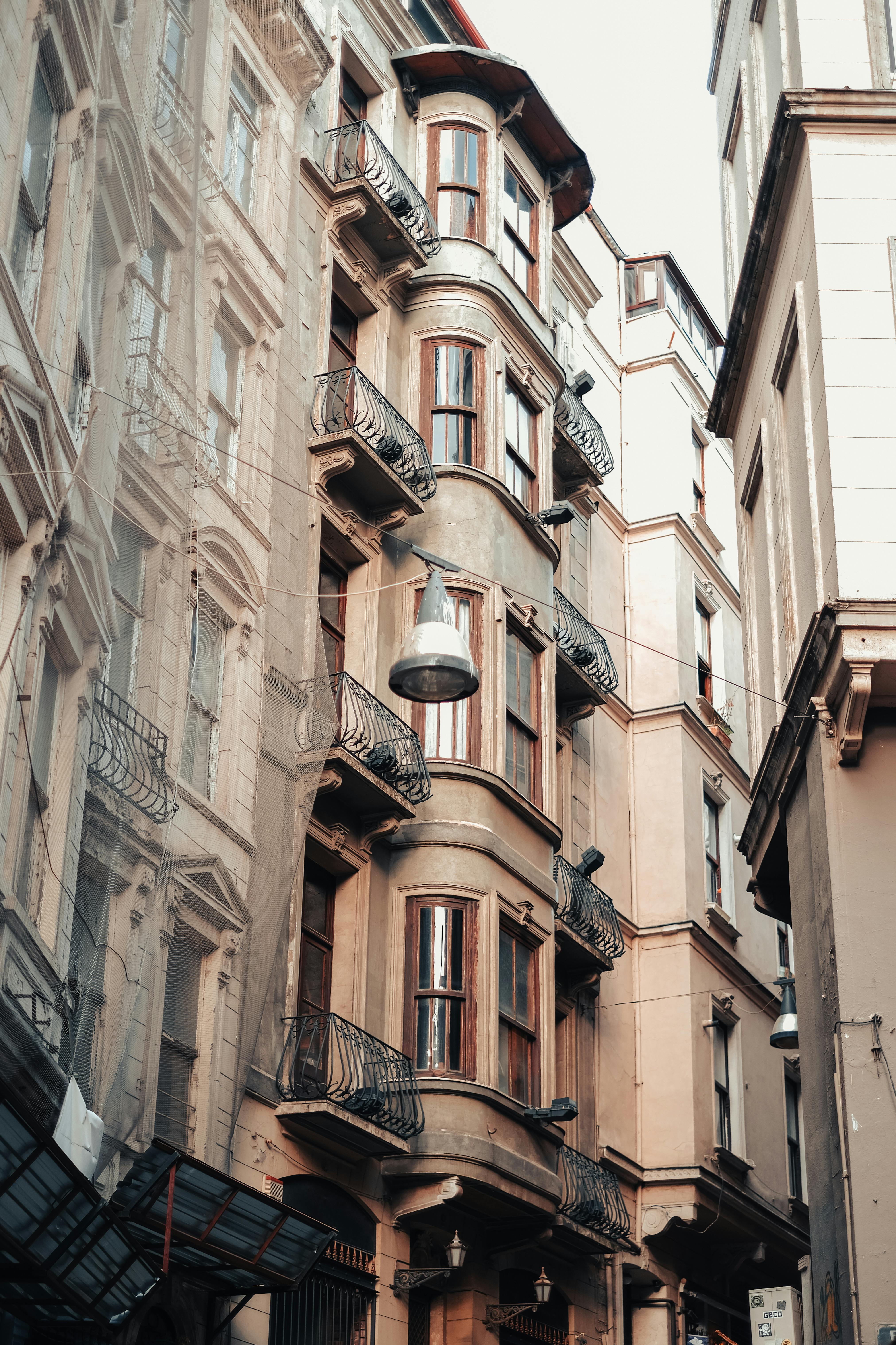 Concrete Building with Balconies · Free Stock Photo