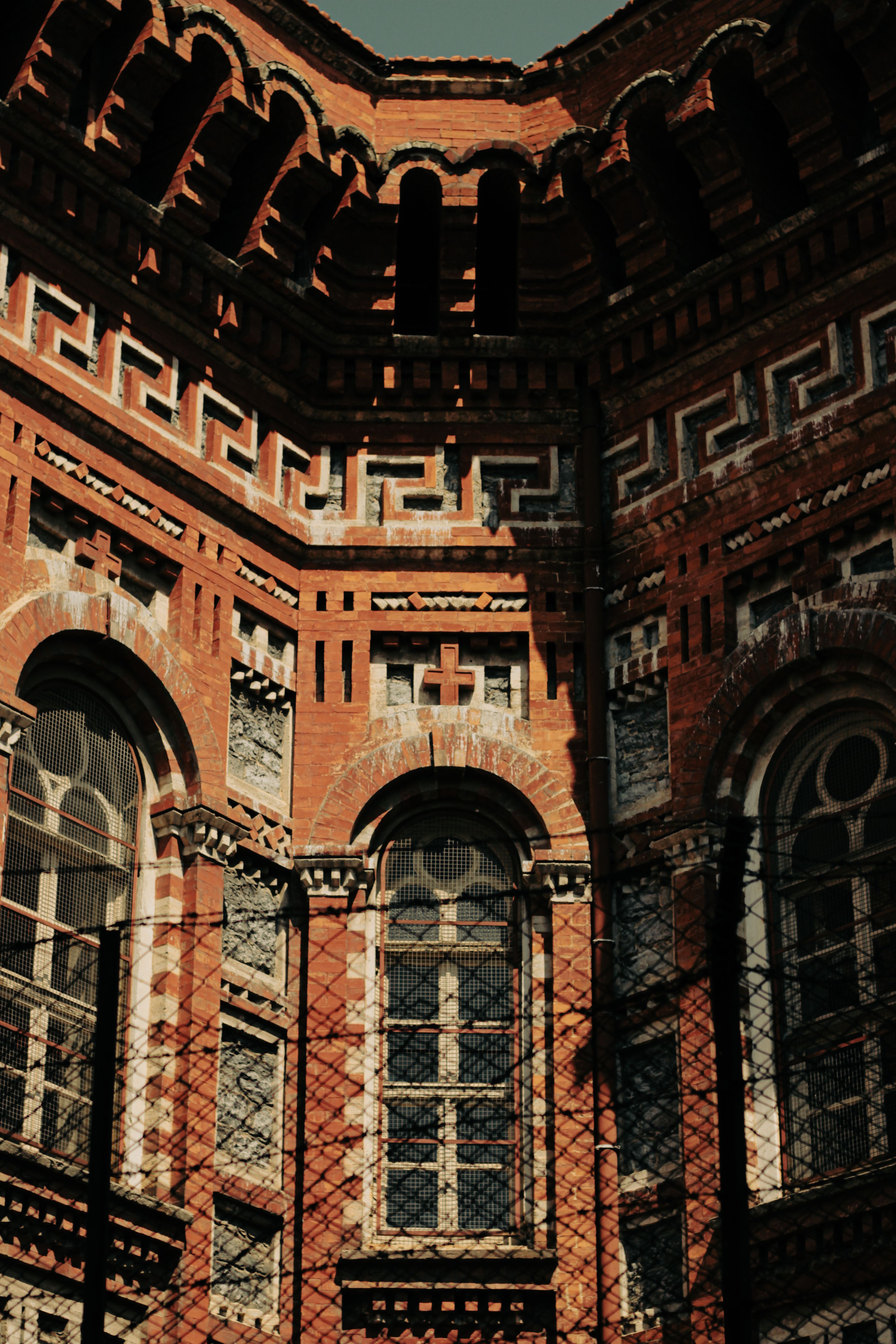 Sunlit Wall of Fener Greek High School in Istanbul · Free Stock Photo