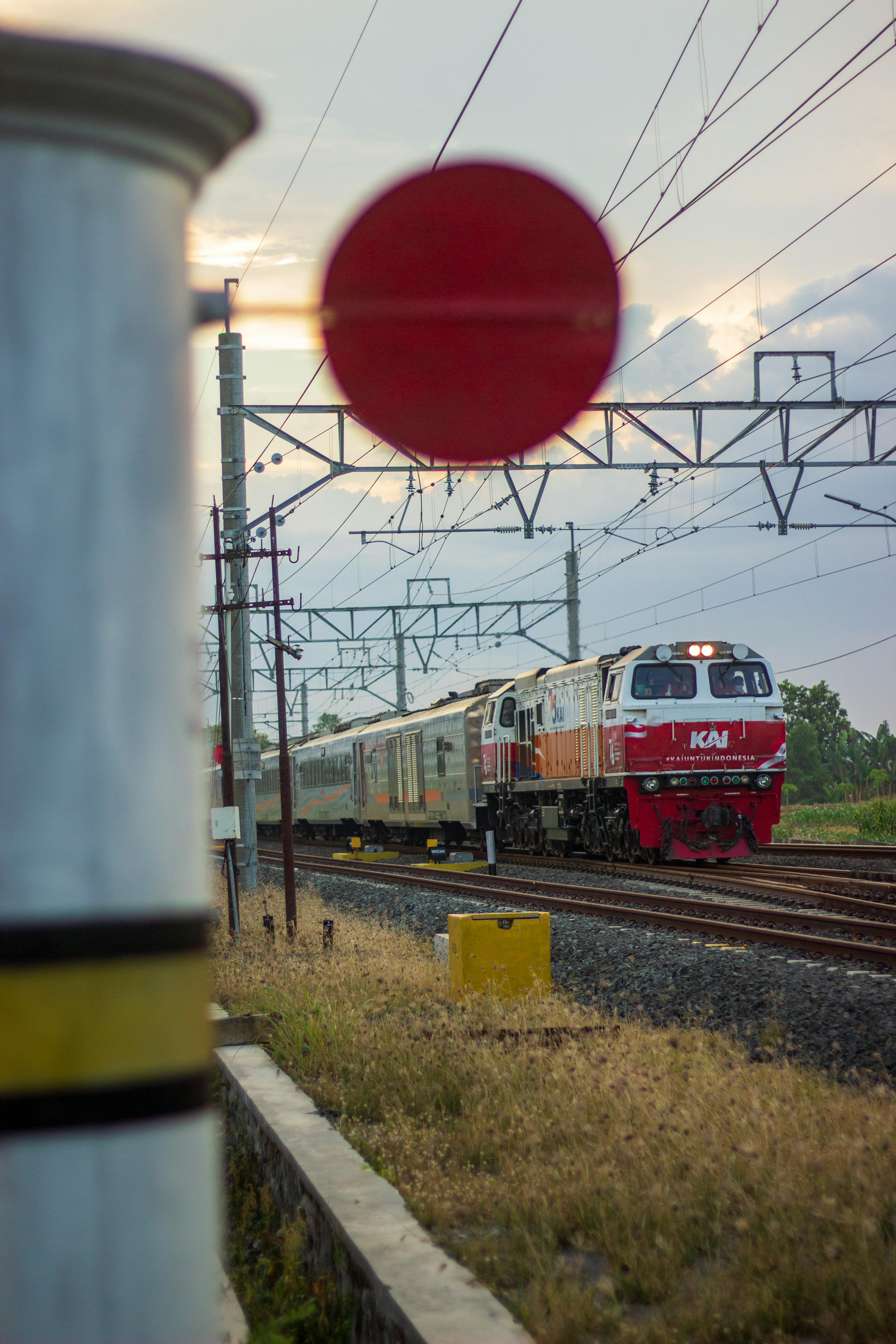 100.000+ Foto Kereta Api Indonesia Terbaik · Unduh Gratis 100% · Foto ...