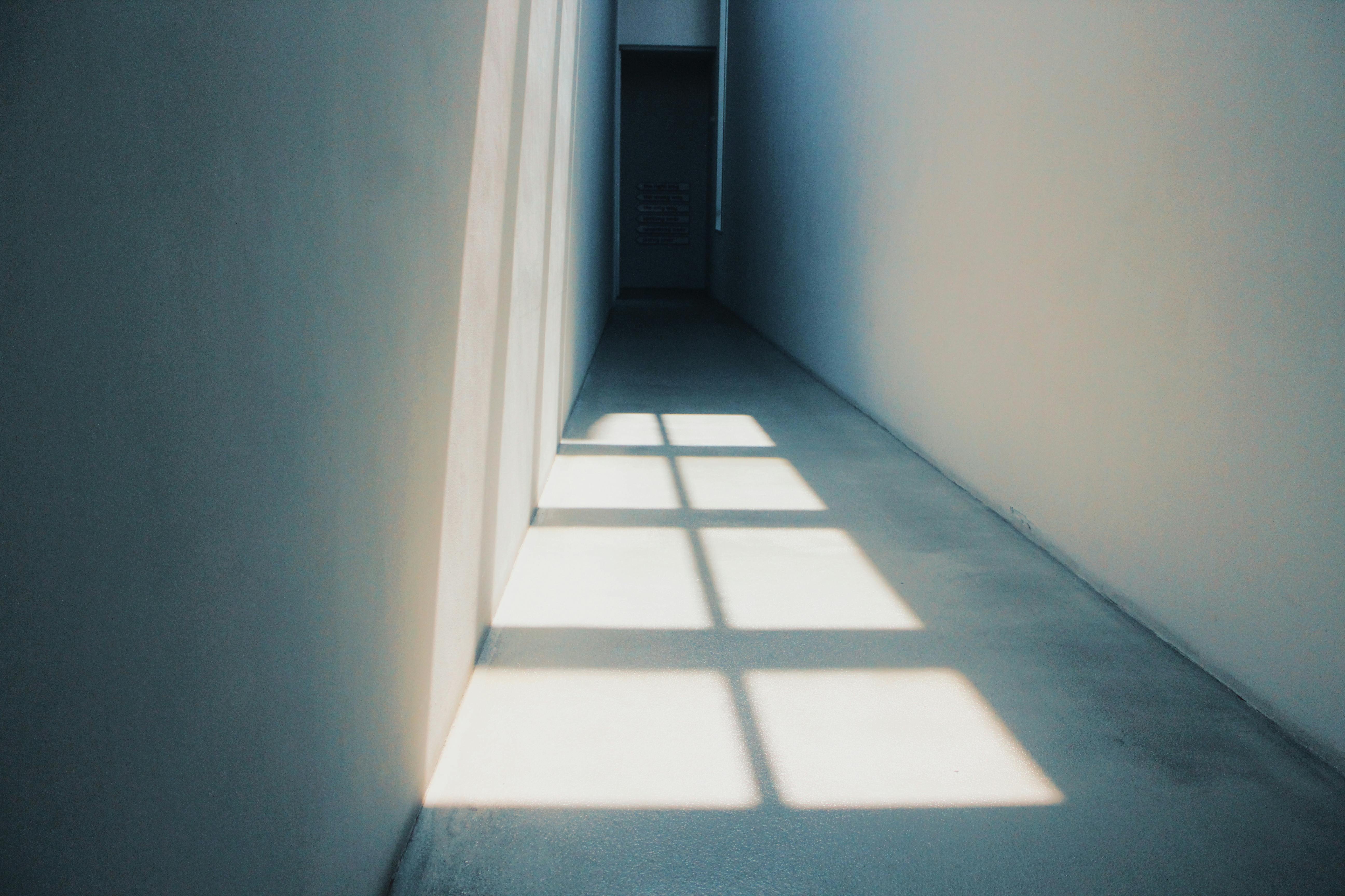 Empty Hallway · Free Stock Photo
