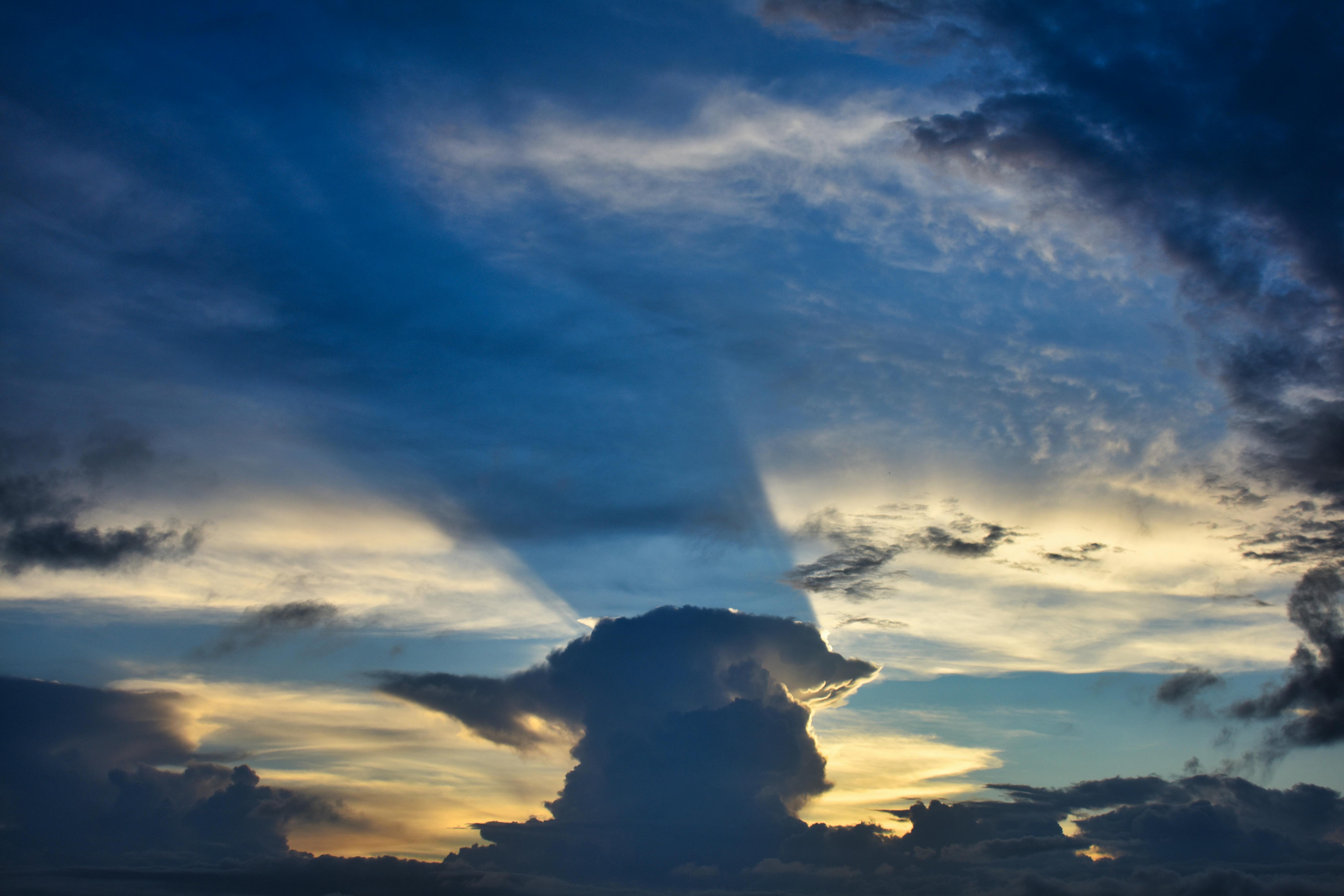Blue Skyscape at Sunset · Free Stock Photo