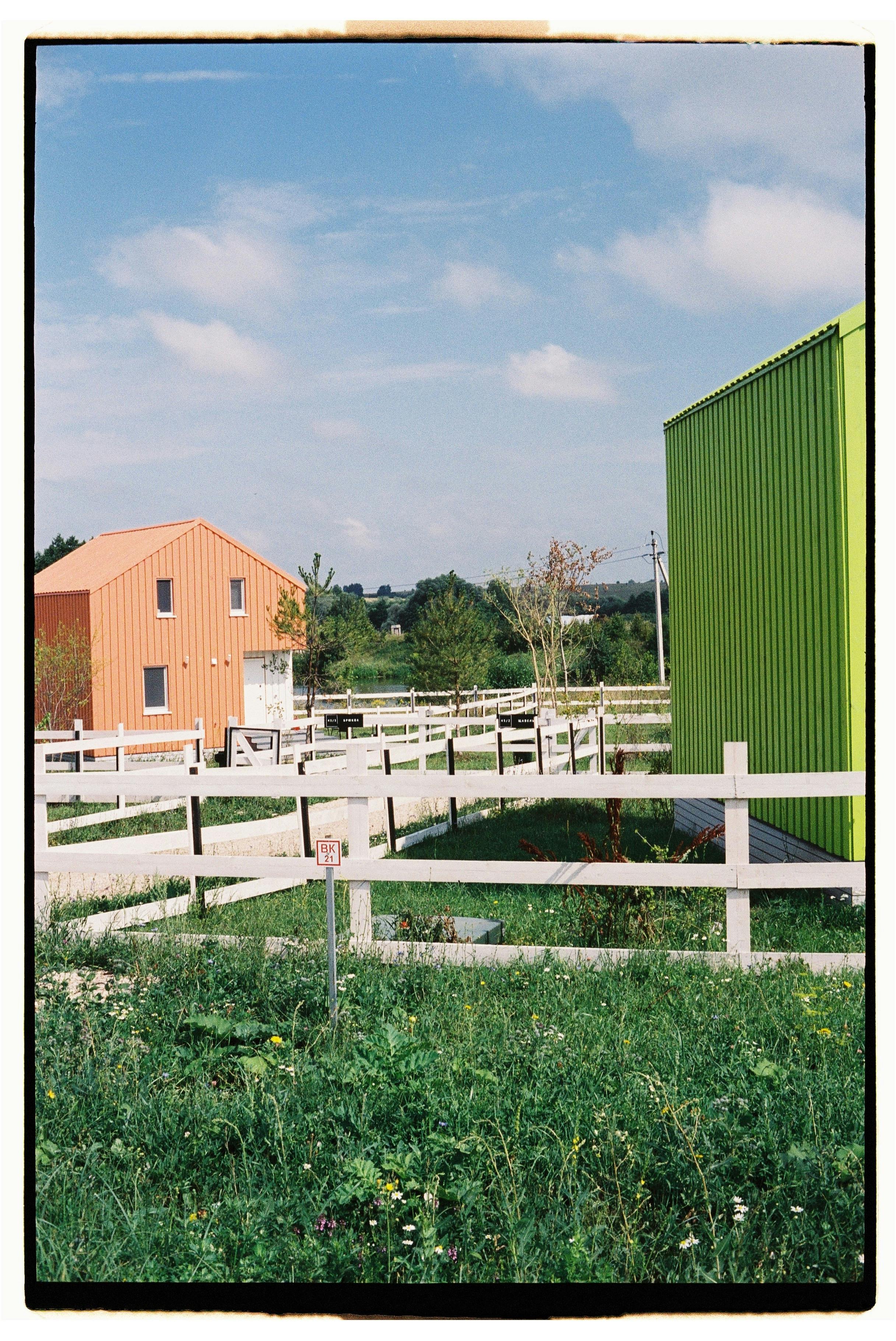 Building Fences Photos, Download The BEST Free Building Fences Stock ...