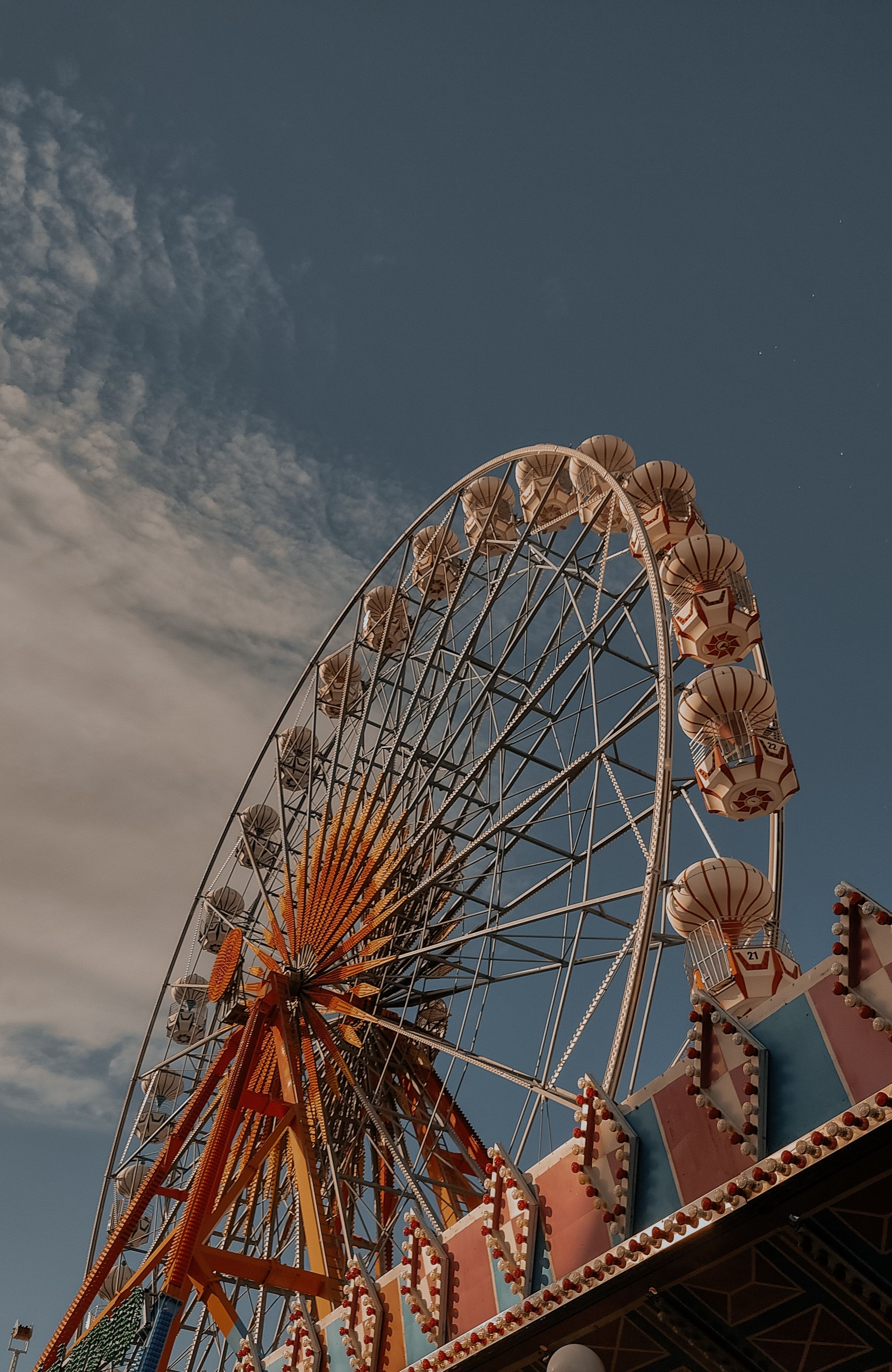Low Angle Shot of a Ferris Wheel in a Theme Park · Free Stock Photo
