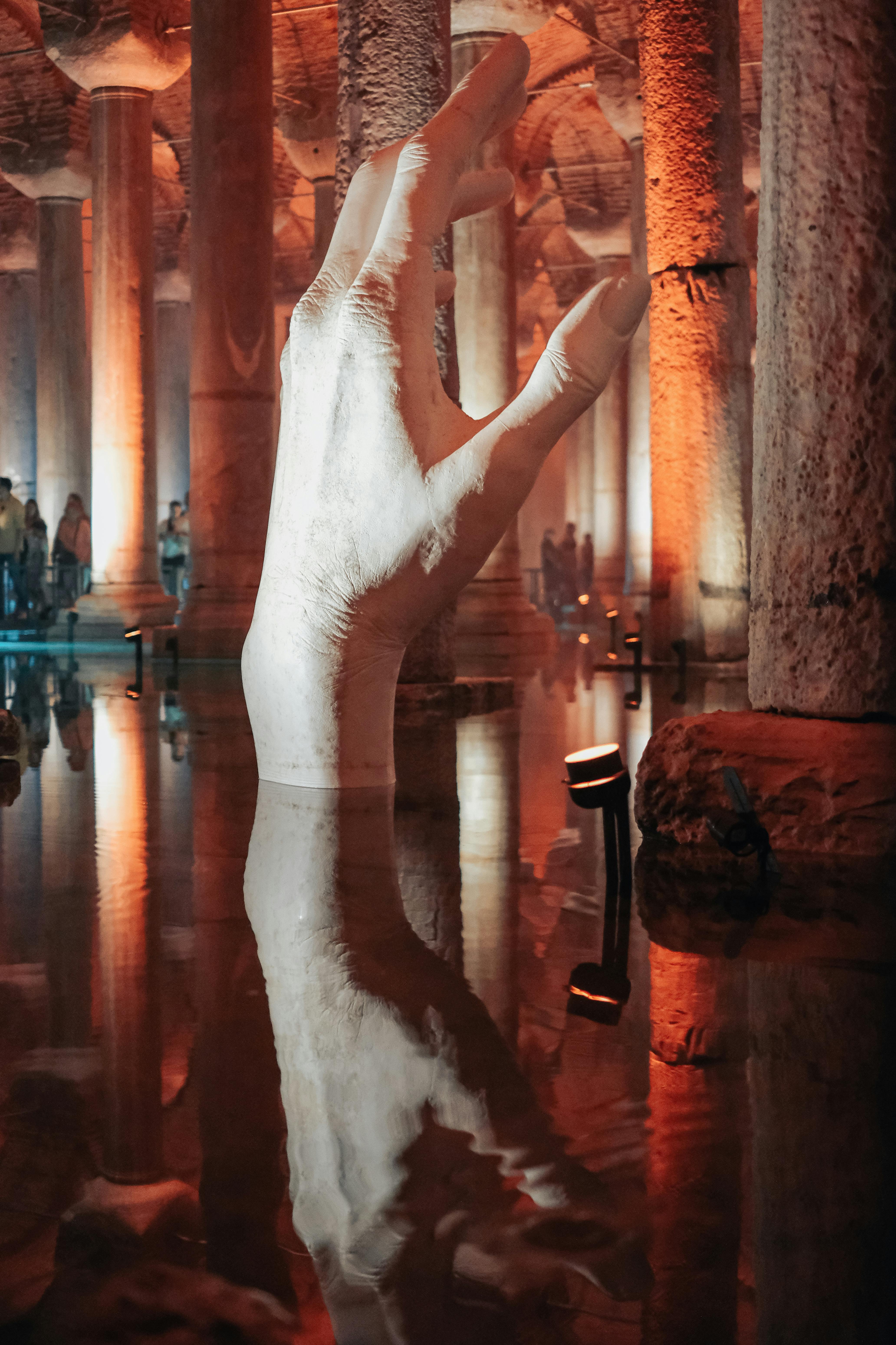 Hand Sculpture in Museum · Free Stock Photo