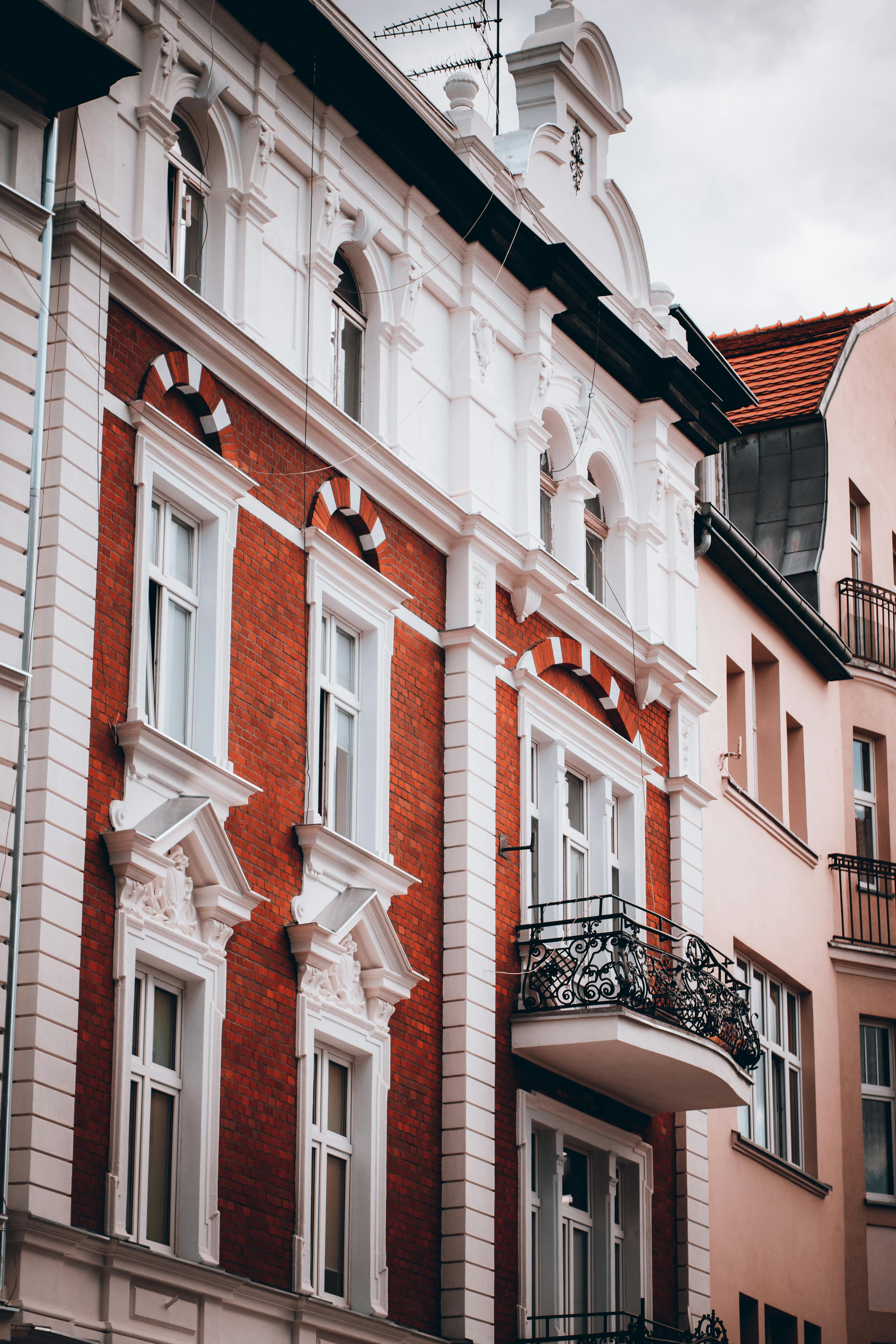 Building Red Photos, Download The BEST Free Building Red Stock Photos ...