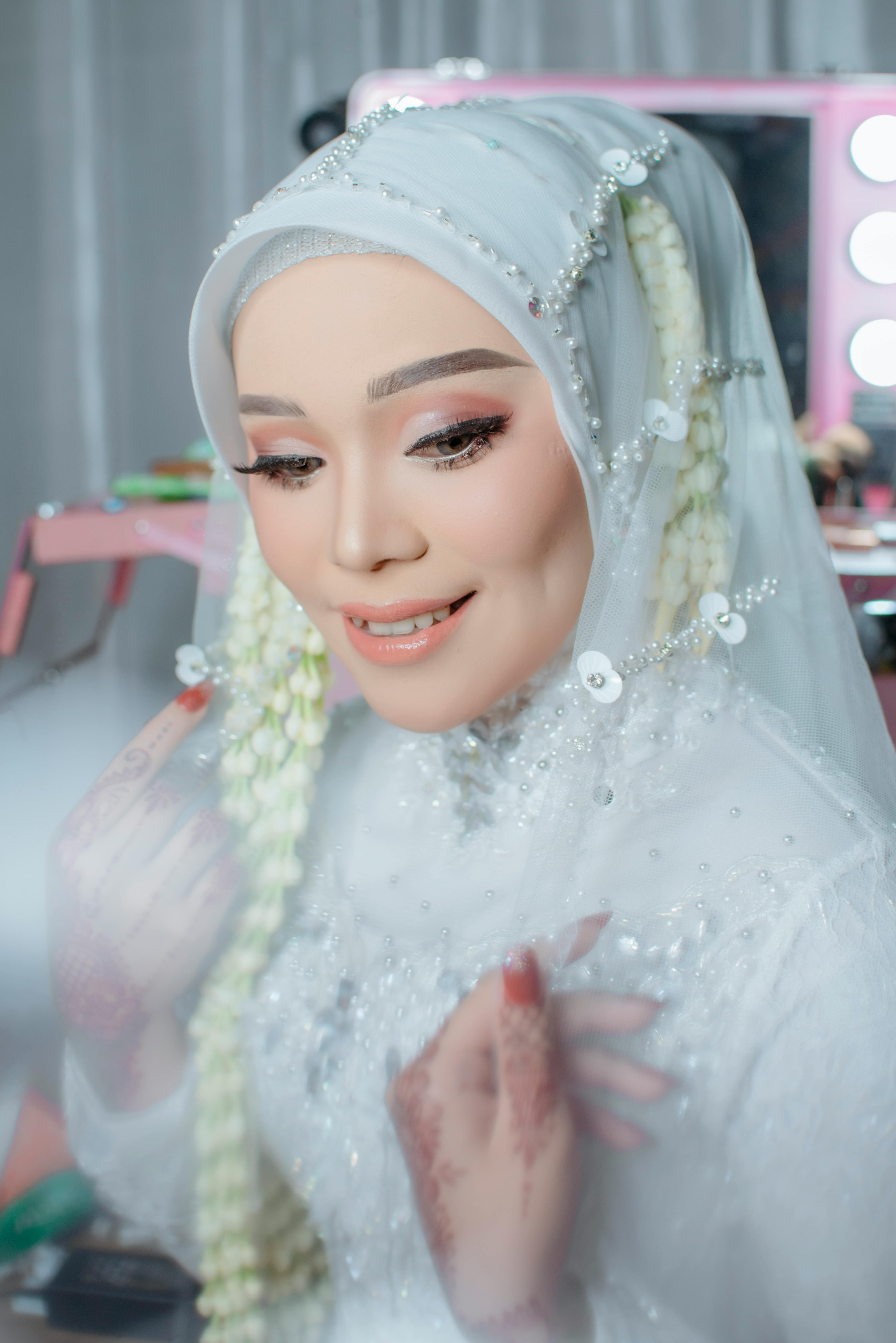 Portrait of Hijabi Bride Giving Speech · Free Stock Photo
