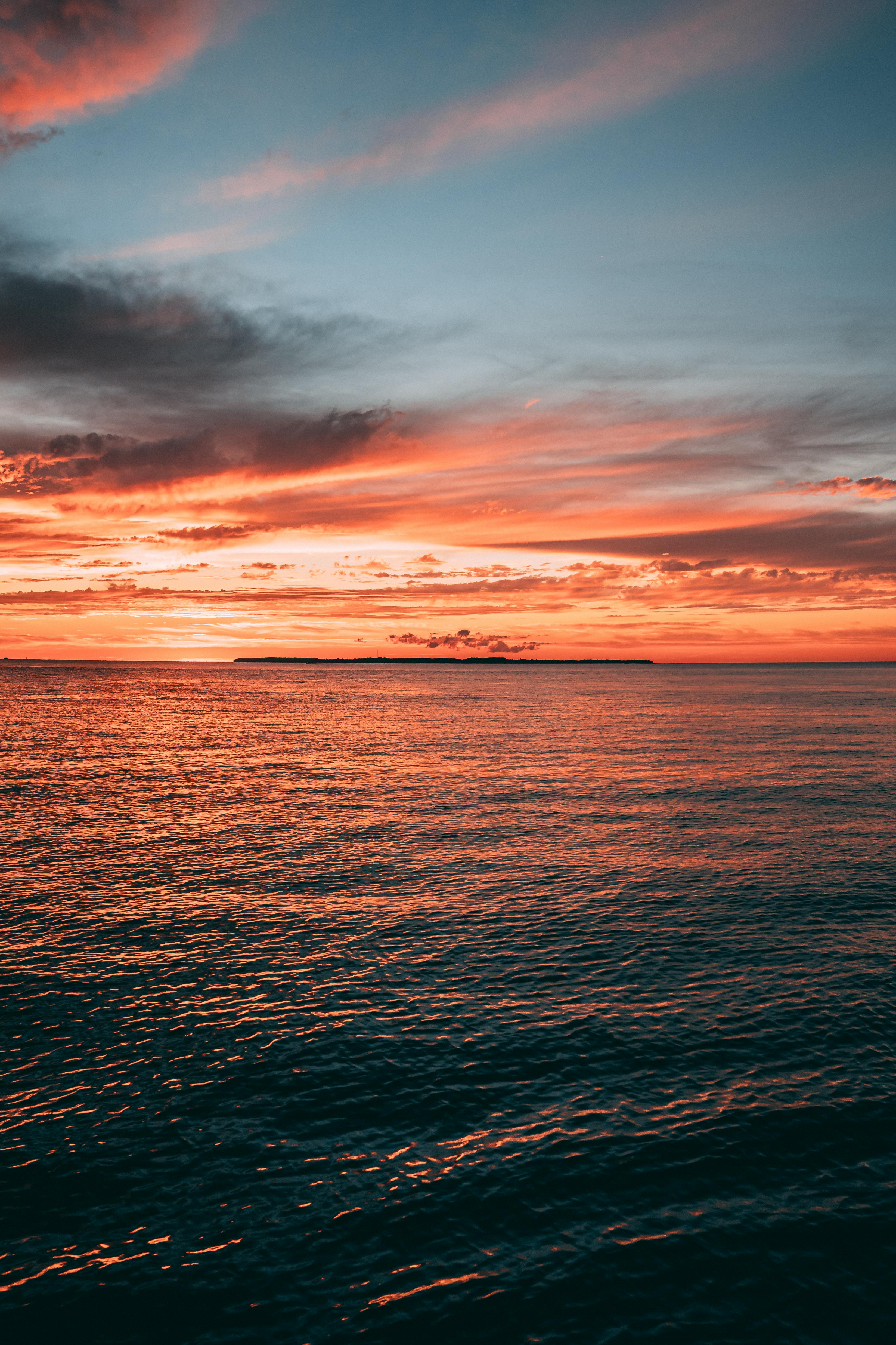Ocean View During Sunrise · Free Stock Photo