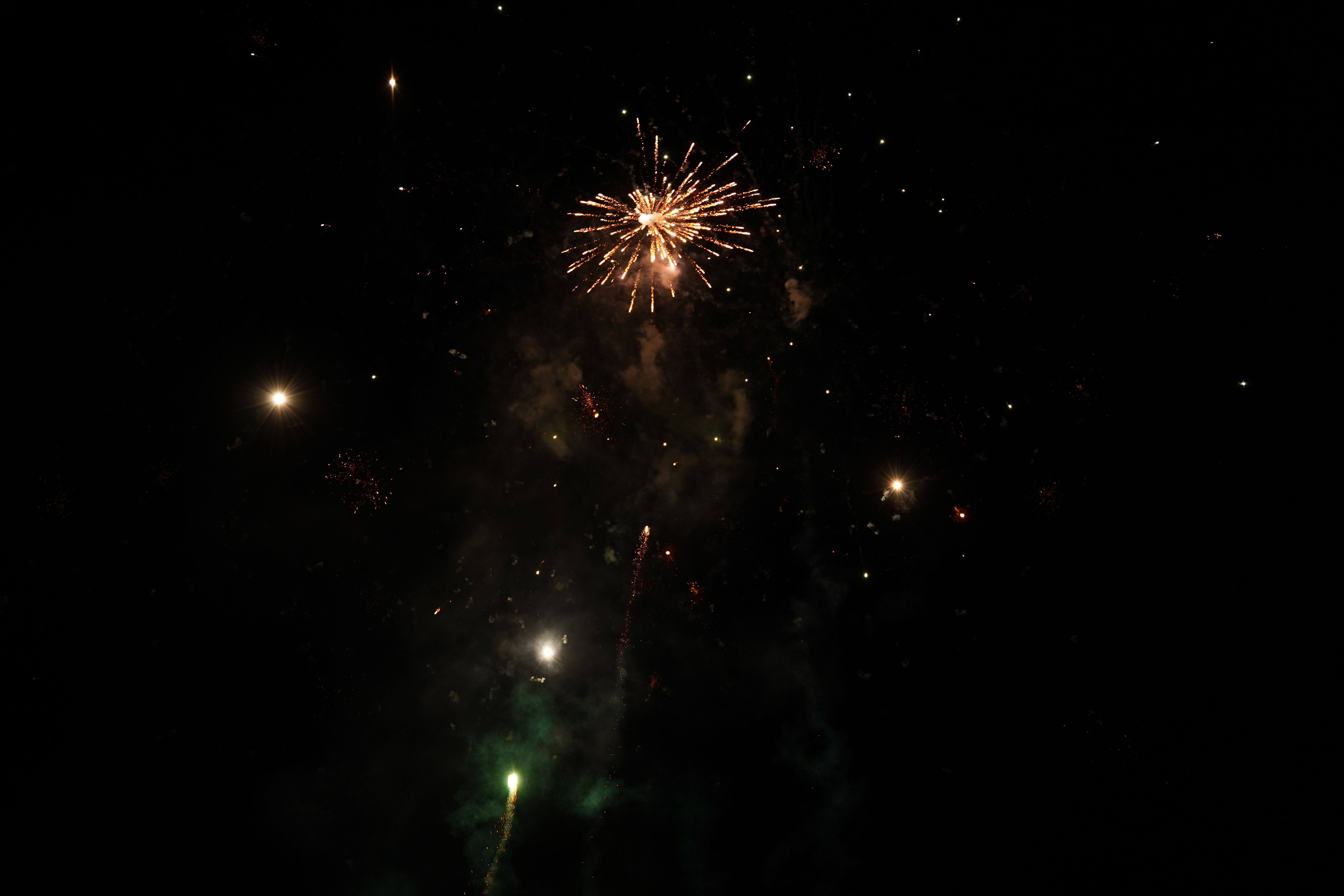 Fireworks against Night Sky · Free Stock Photo