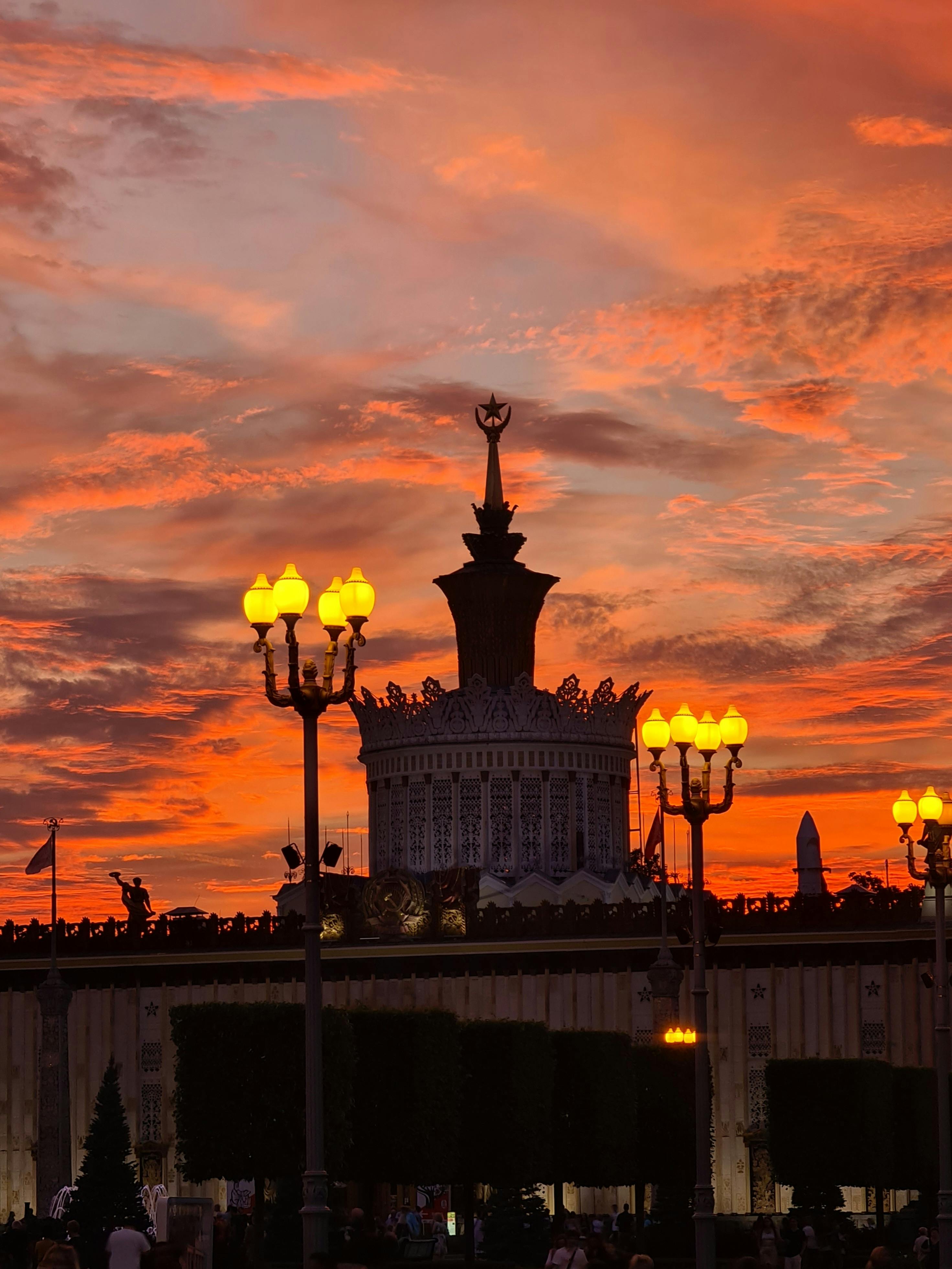Shot of Building at Sunset · Free Stock Photo