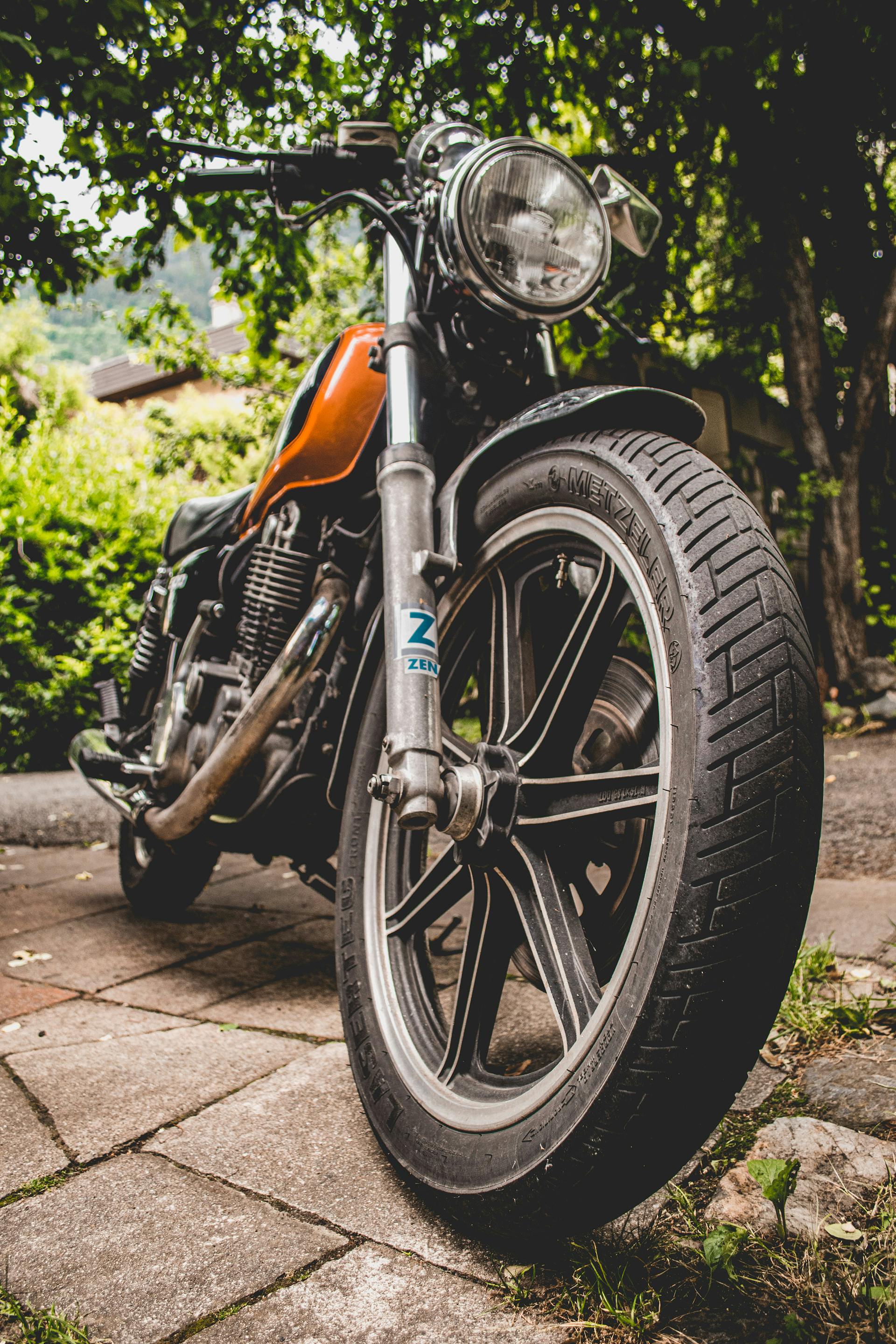 Close-Up Shot of a Motorbike · Free Stock Photo