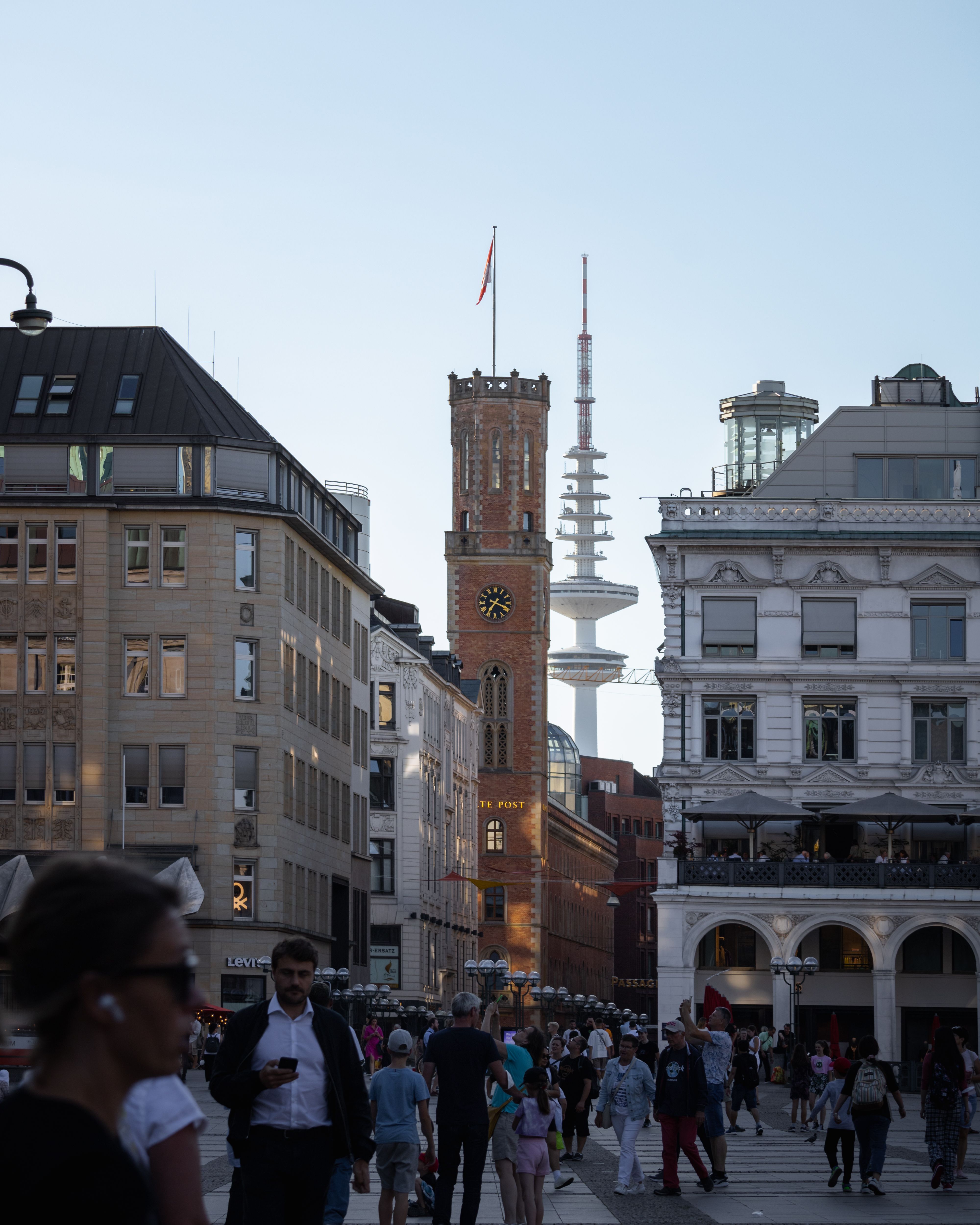 People near Building in Town · Free Stock Photo