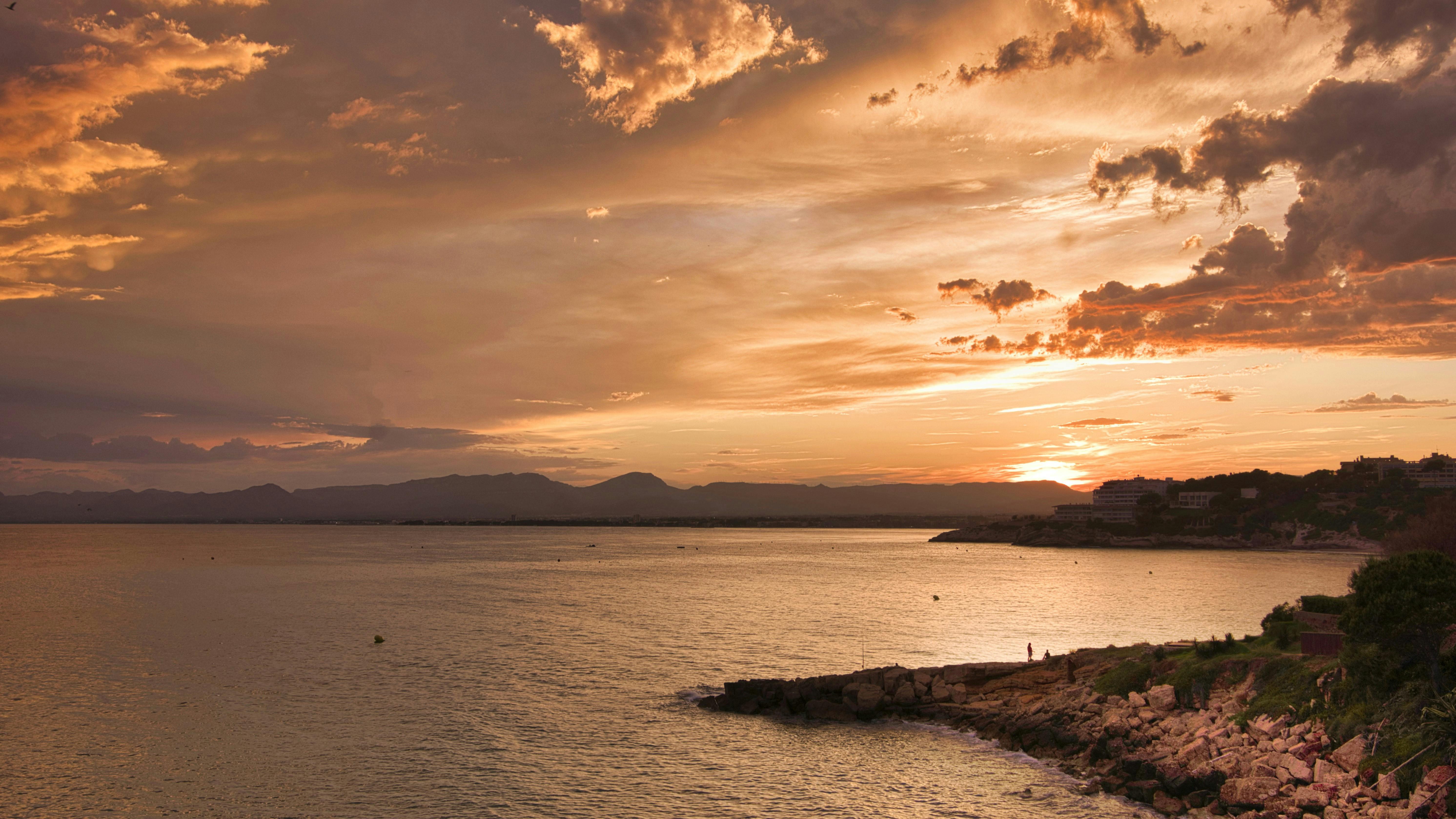 Cloudy Sky at Sunset · Free Stock Photo