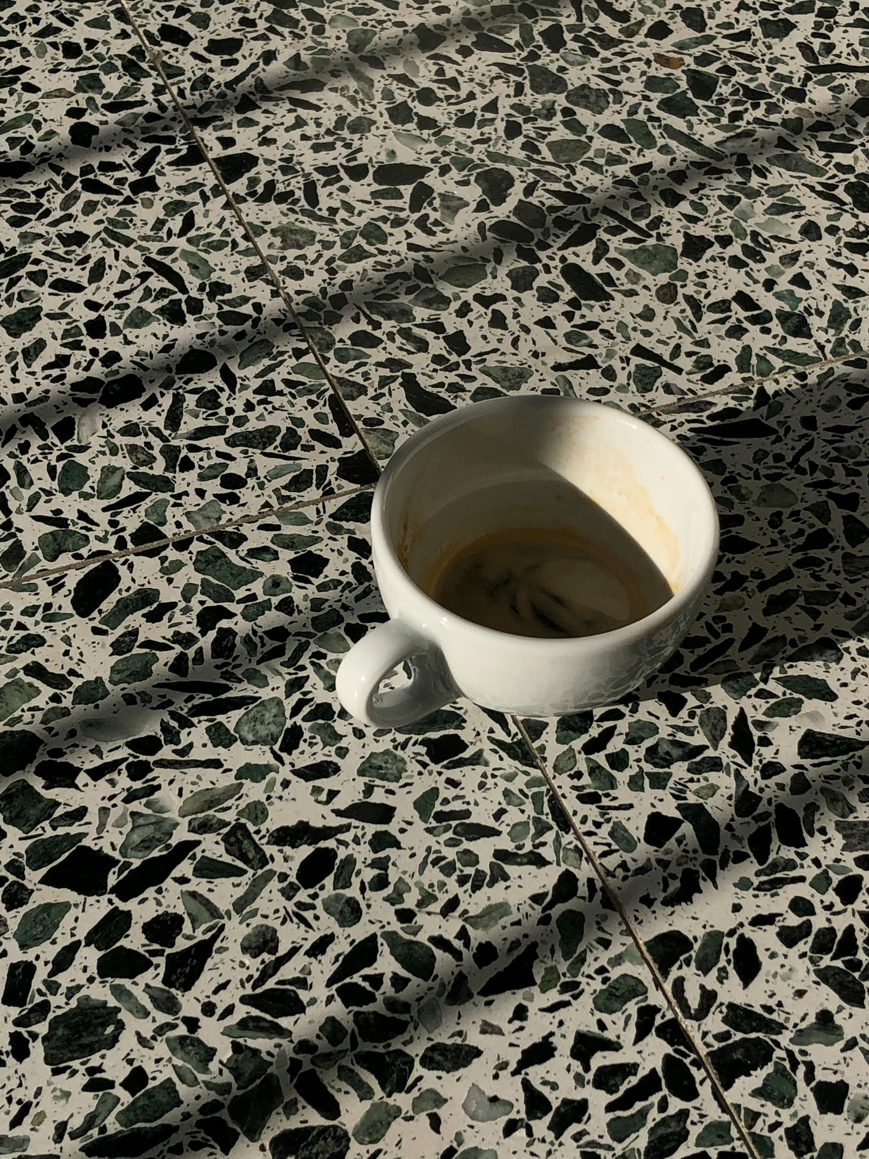 Empty Table Photos, Download The BEST Free Empty Table Stock Photos ...