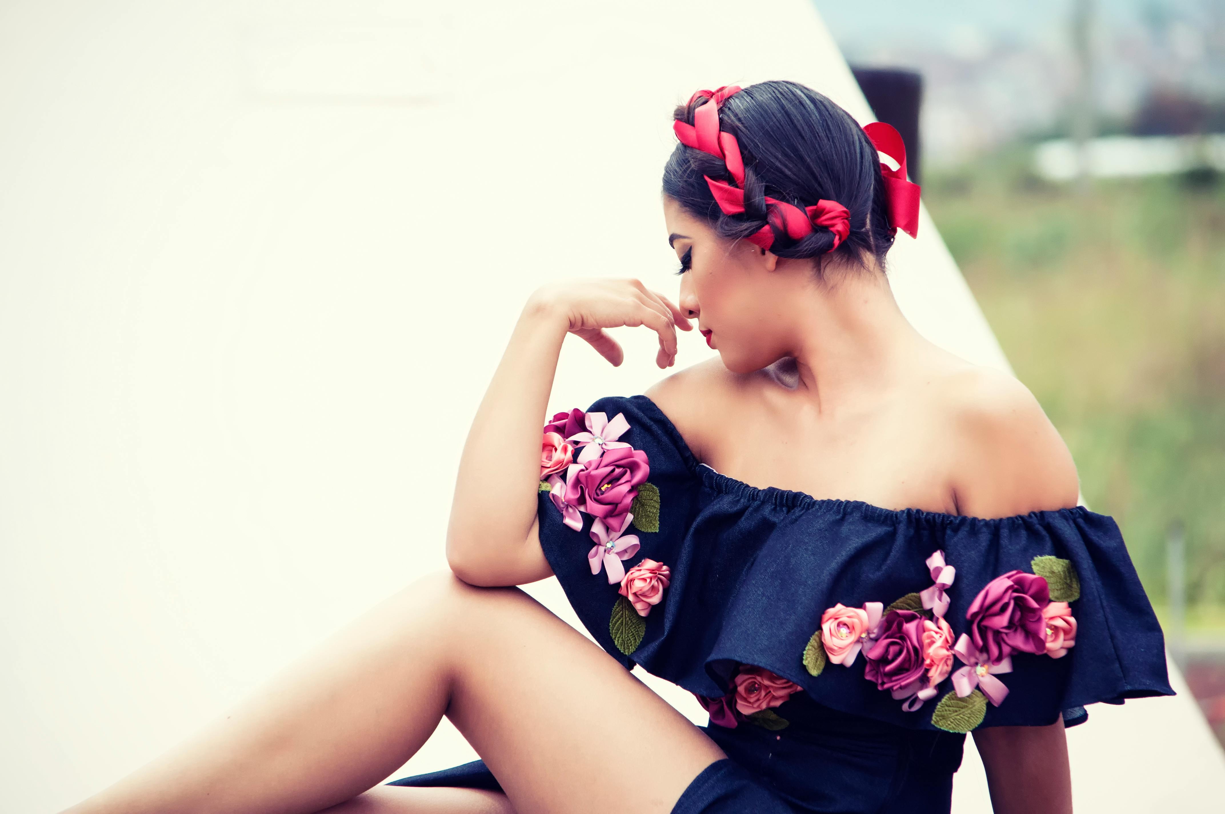 Woman Facing Sideways · Free Stock Photo