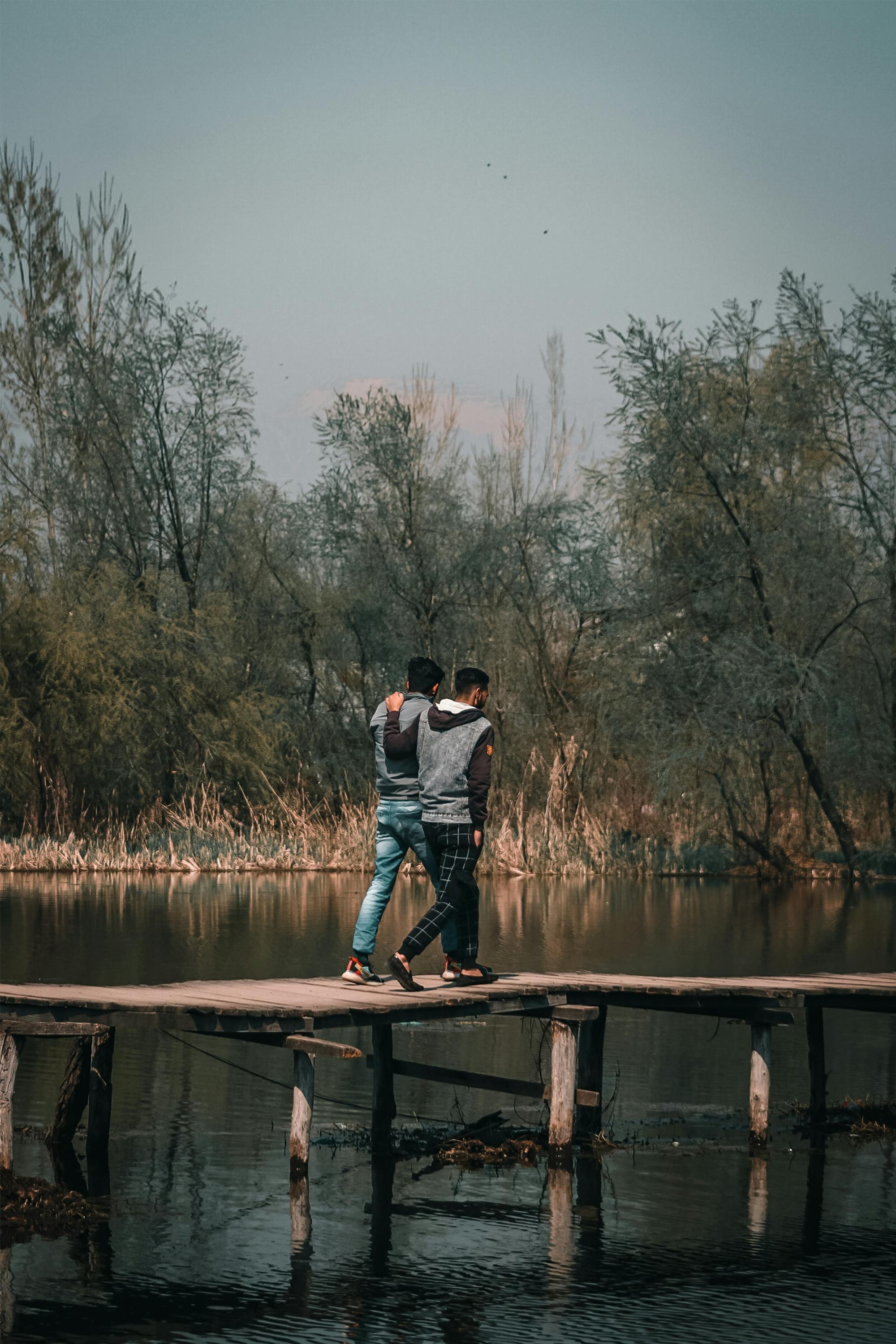 Arm Over Shoulder Photos, Download The BEST Free Arm Over Shoulder ...