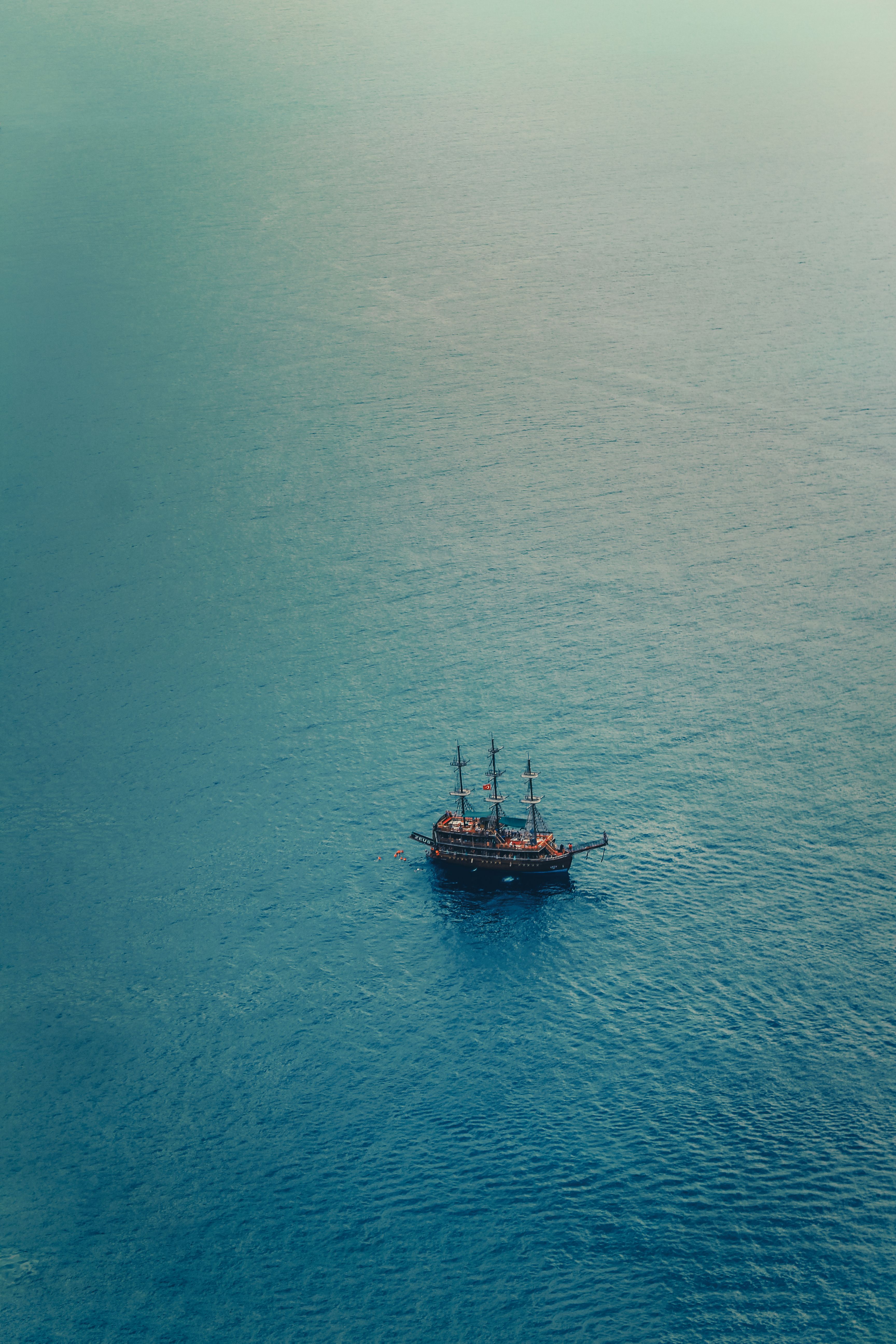 Trail of Ship on Water · Free Stock Photo