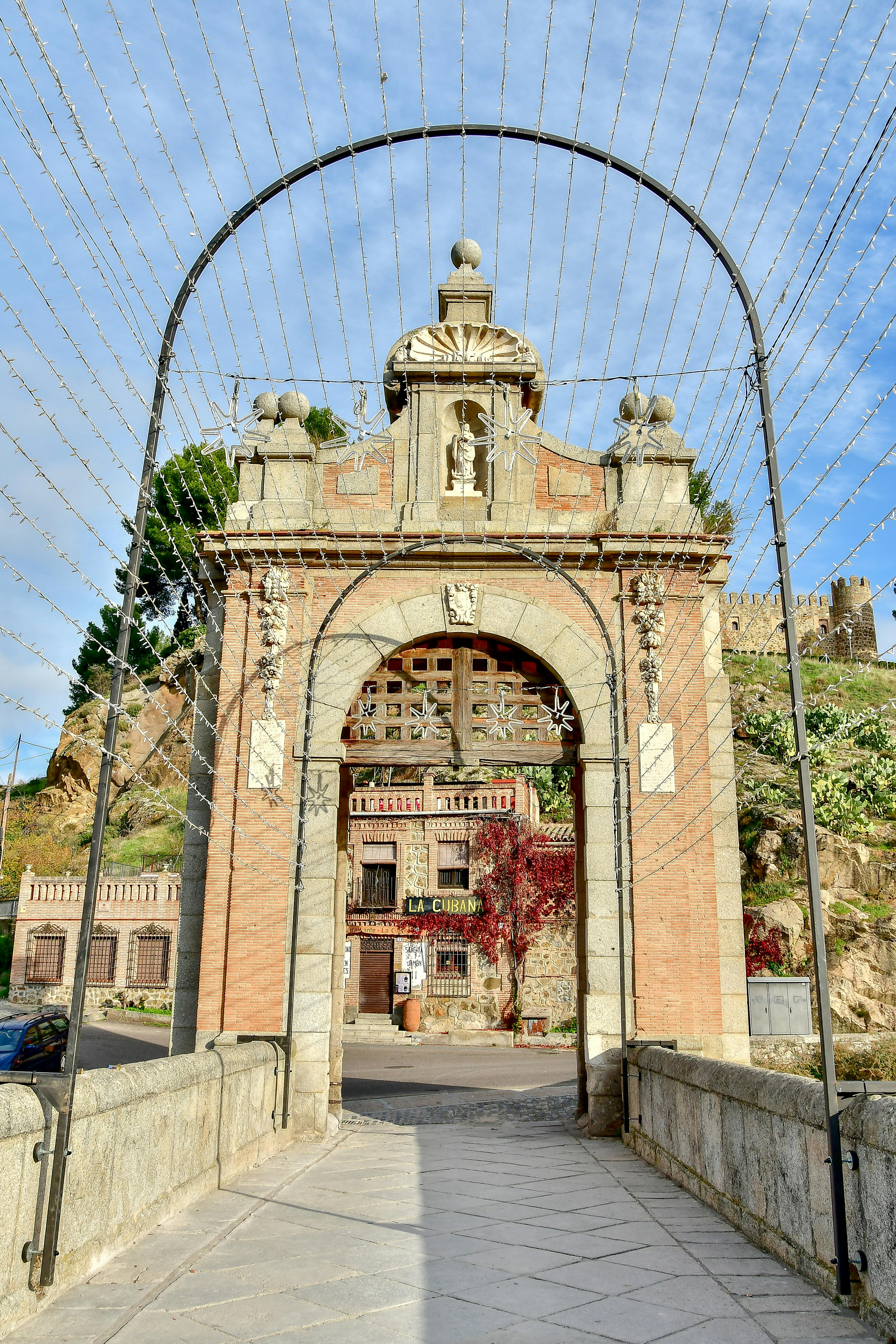 Photo of an Arch · Free Stock Photo