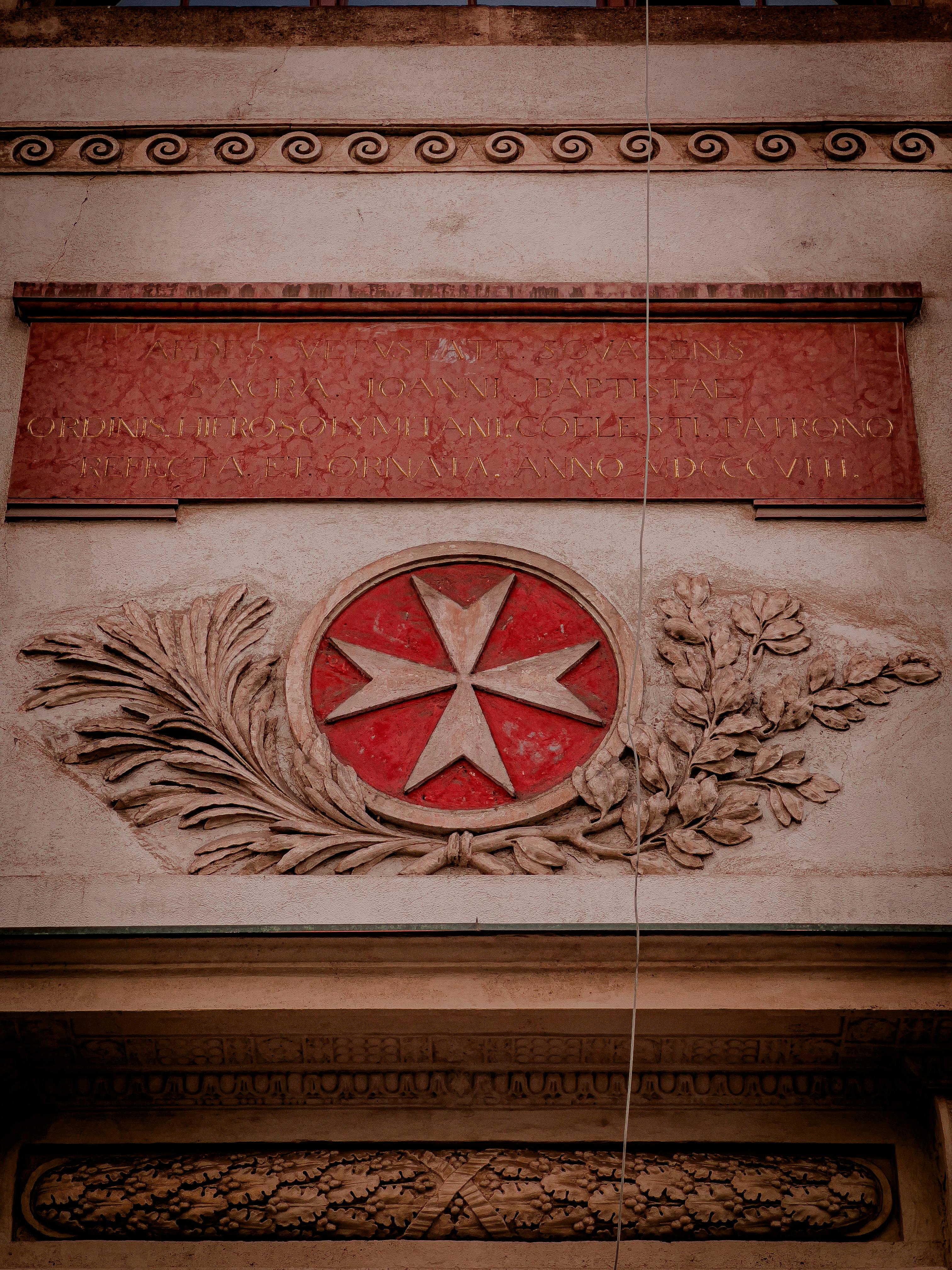 St John Order Star on Wall · Free Stock Photo