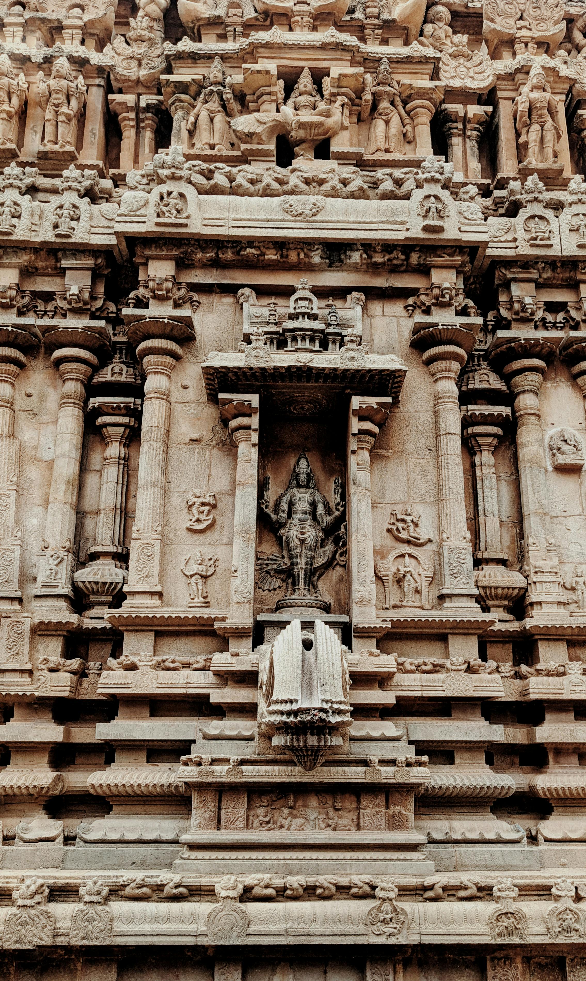 Sculptures on Wall · Free Stock Photo