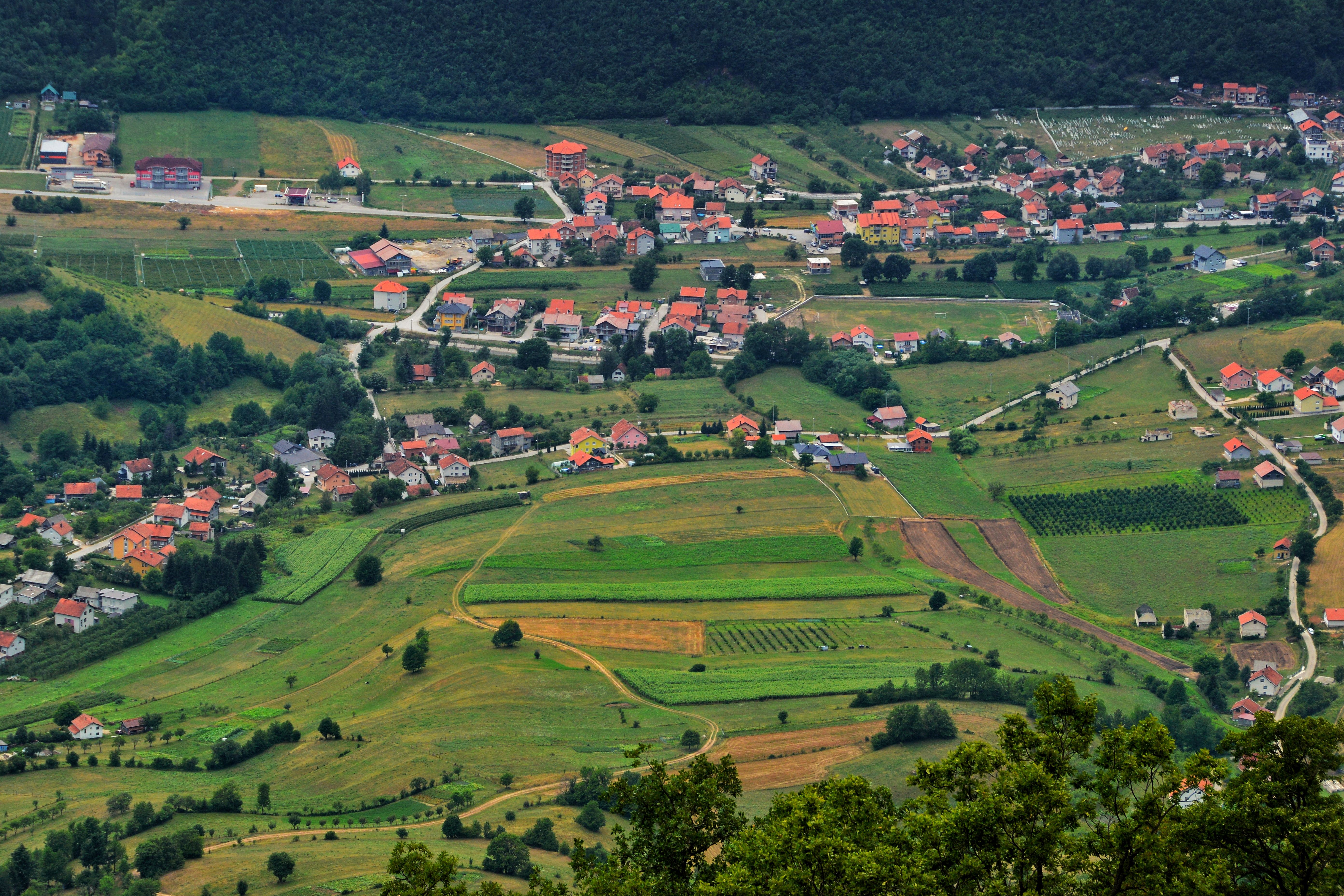 An Aerial Shot of a Town in the Countryside · Free Stock Photo