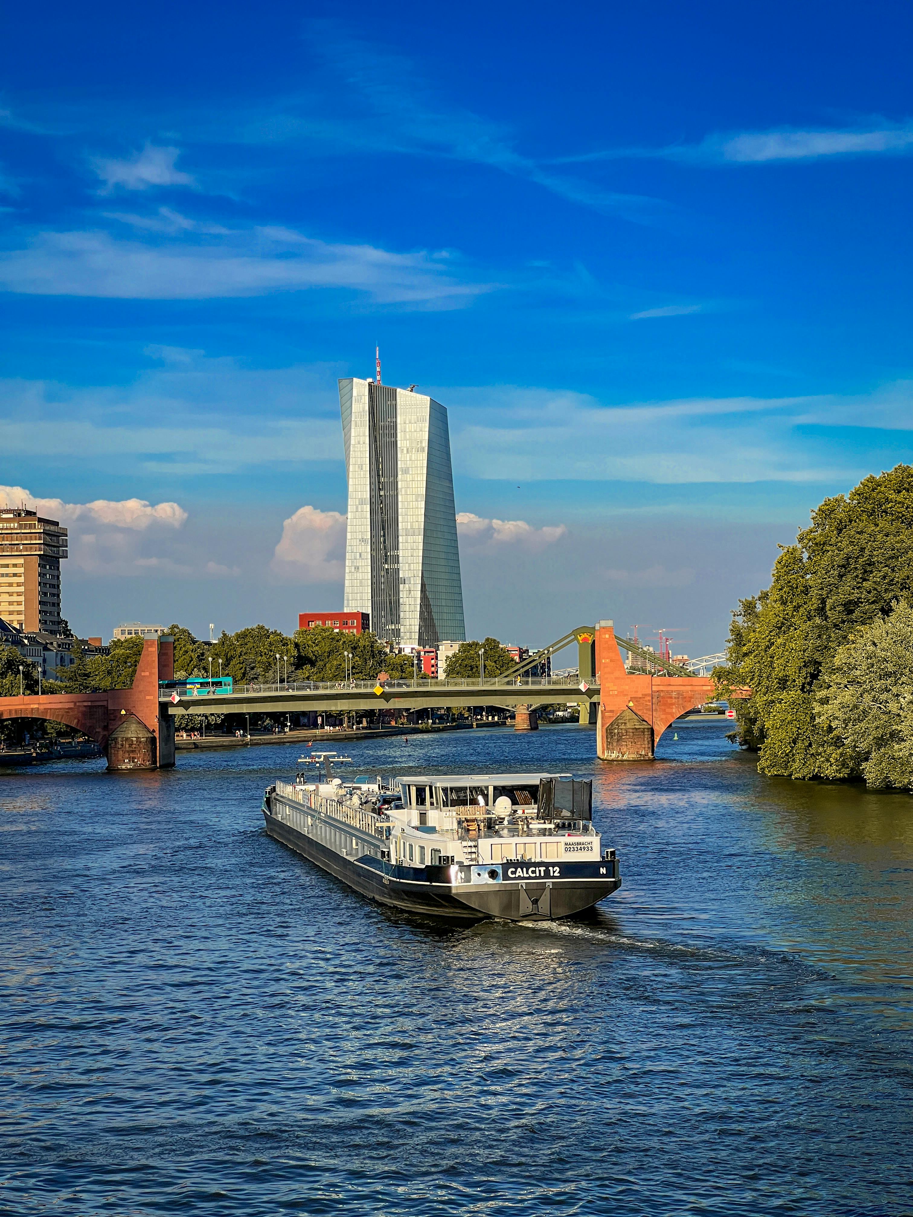 River In The City Photos, Download The BEST Free River In The City ...