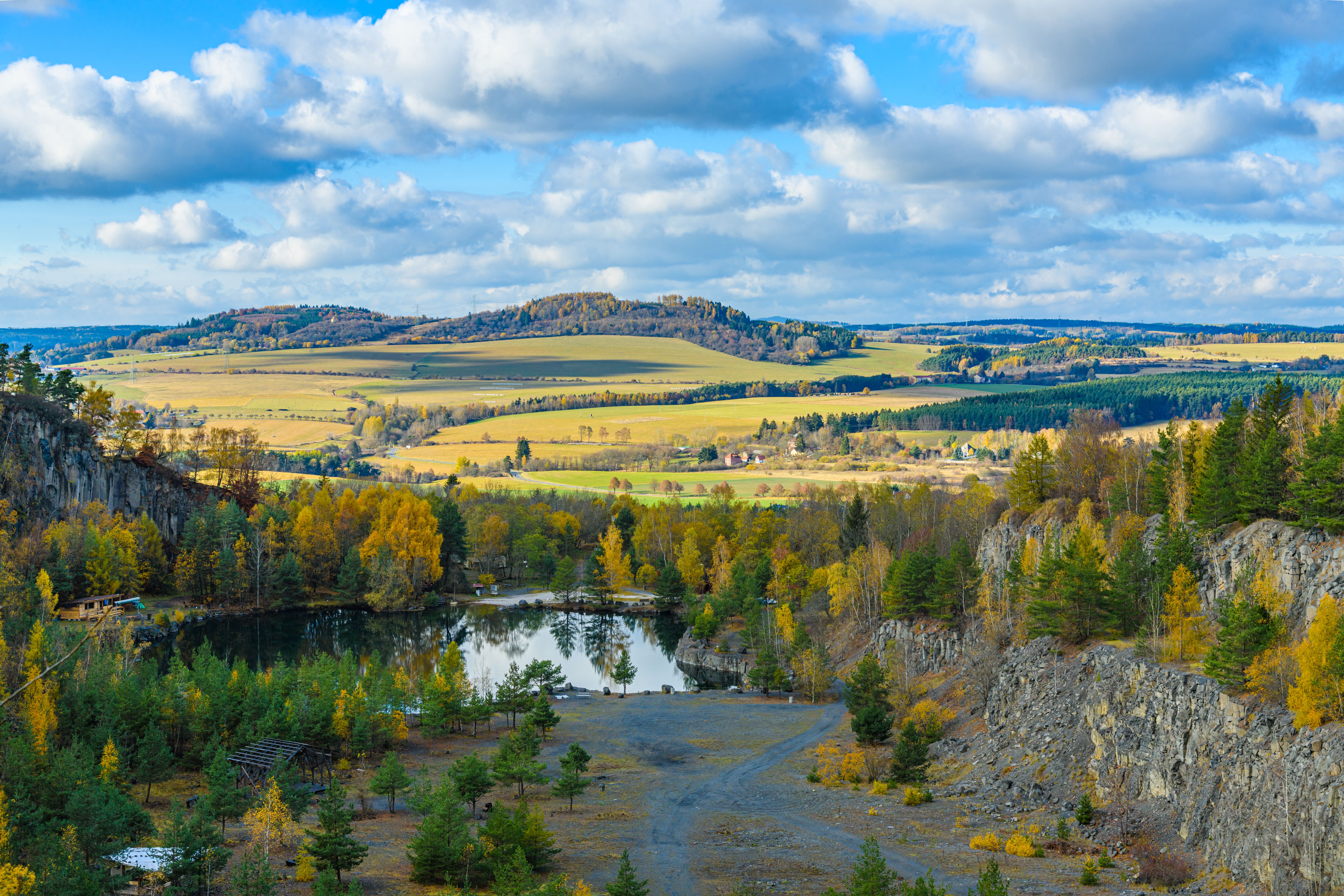 Lake in the Valley · Free Stock Photo