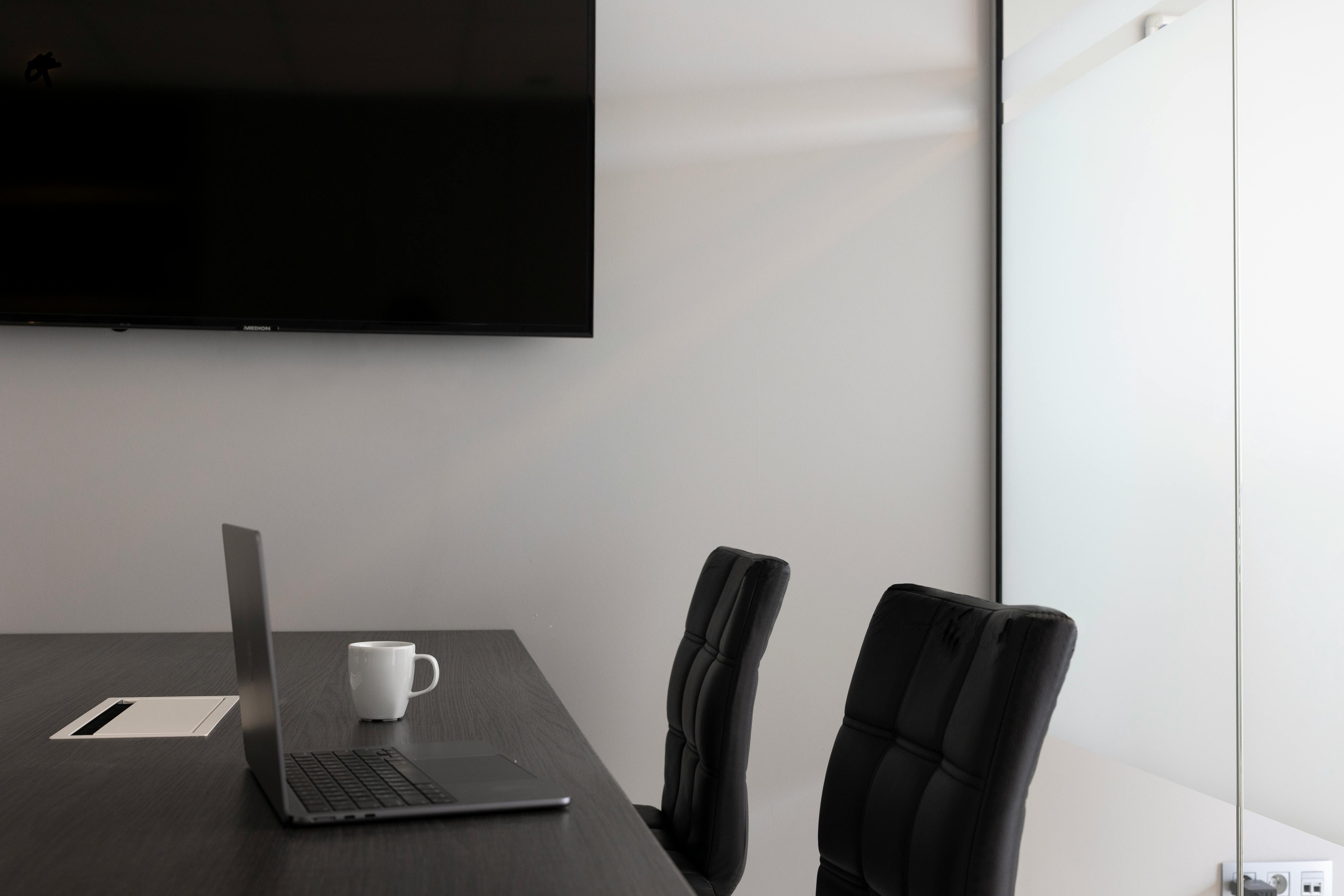 A Workspace Inside the Room · Free Stock Photo